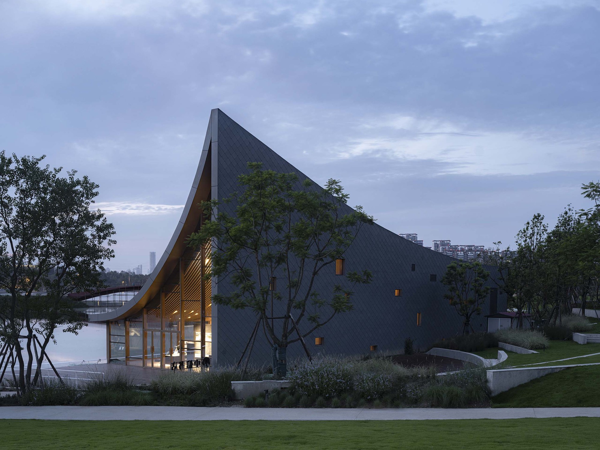 Gallery of Chengdu Xinglong Lake CITIC Bookstore / MUDA-Architects - 6