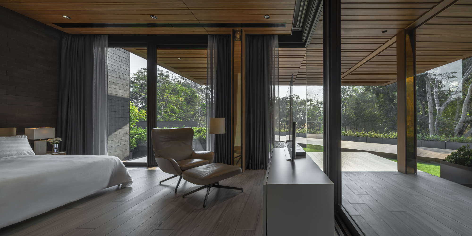 Gallery of Diagonal House / Architects 49 House Design Limited - 10