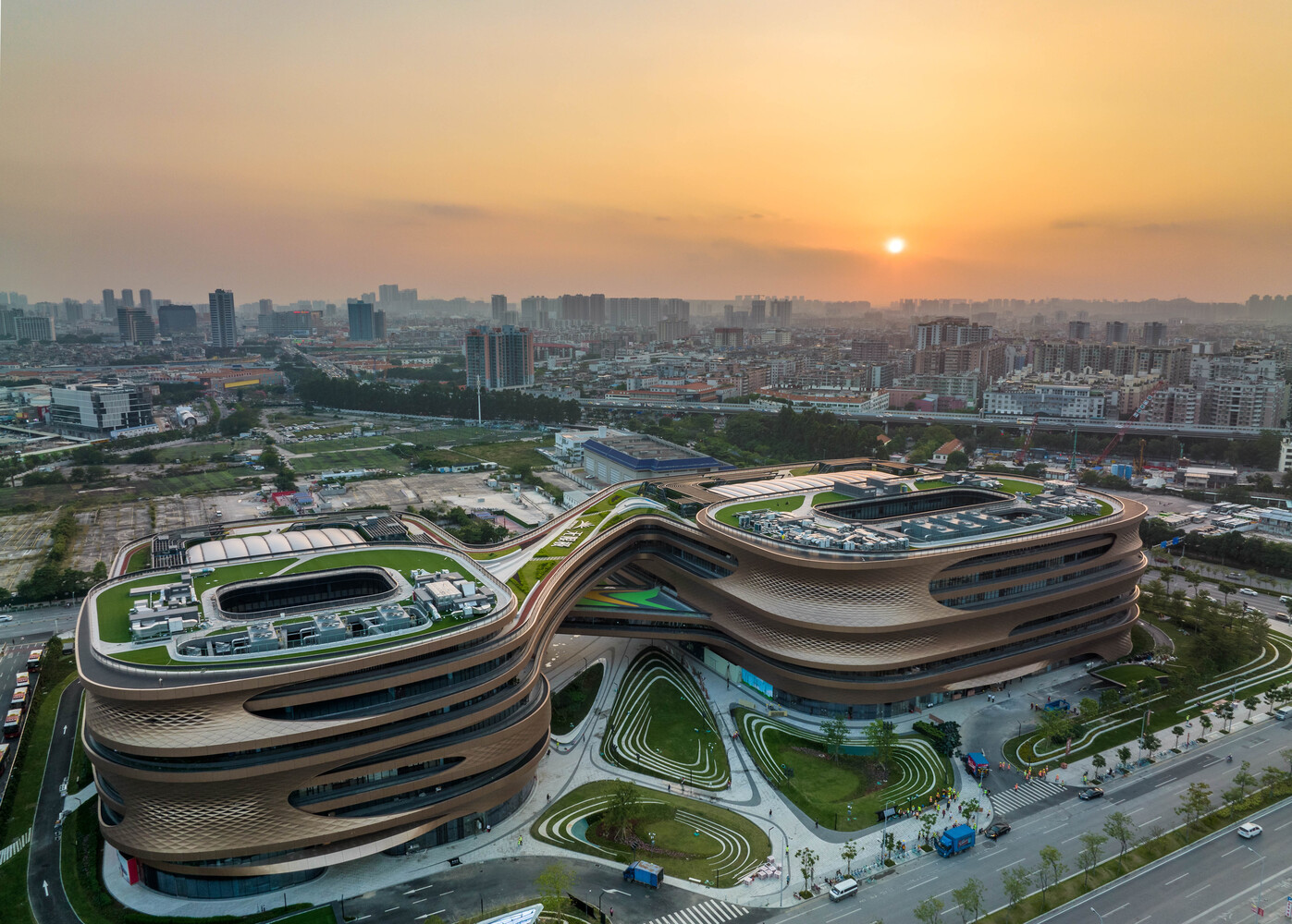Galeria de Studio City projetada por Zaha Hadid Architects em Macau ...