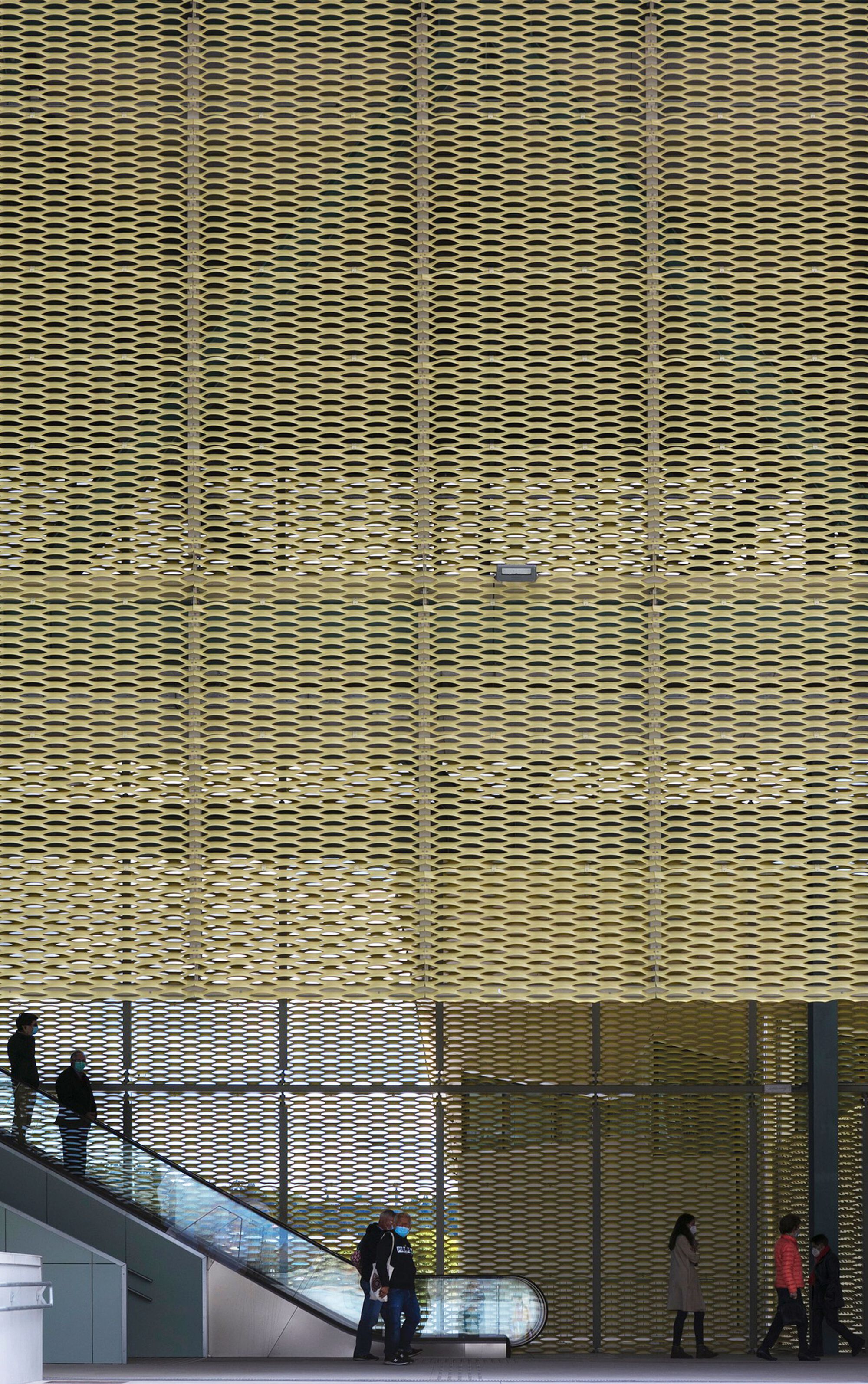 Gallery of High-Speed Station, Pedestrian Walkway and Clara Campoamor ...