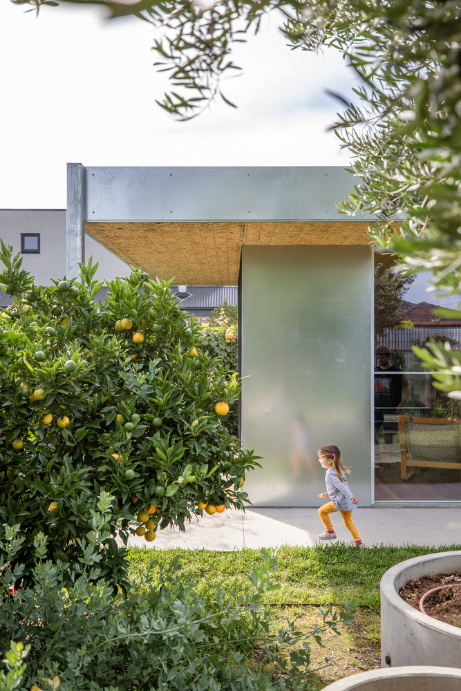 Understanding the Difference Between Gardening and Landscaping | ArchDaily