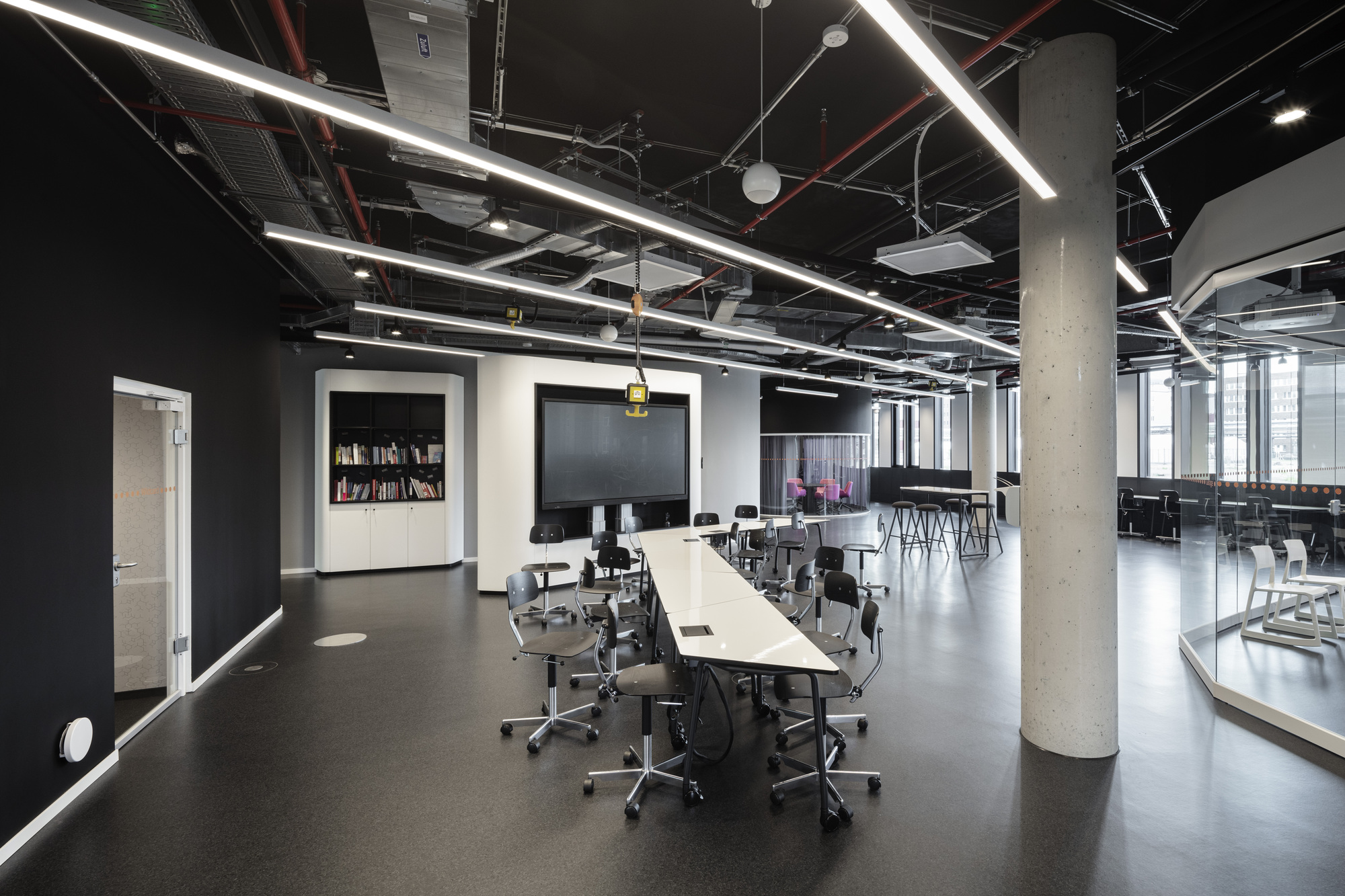 Gallery of Covestro Headquarters / HENN - 25