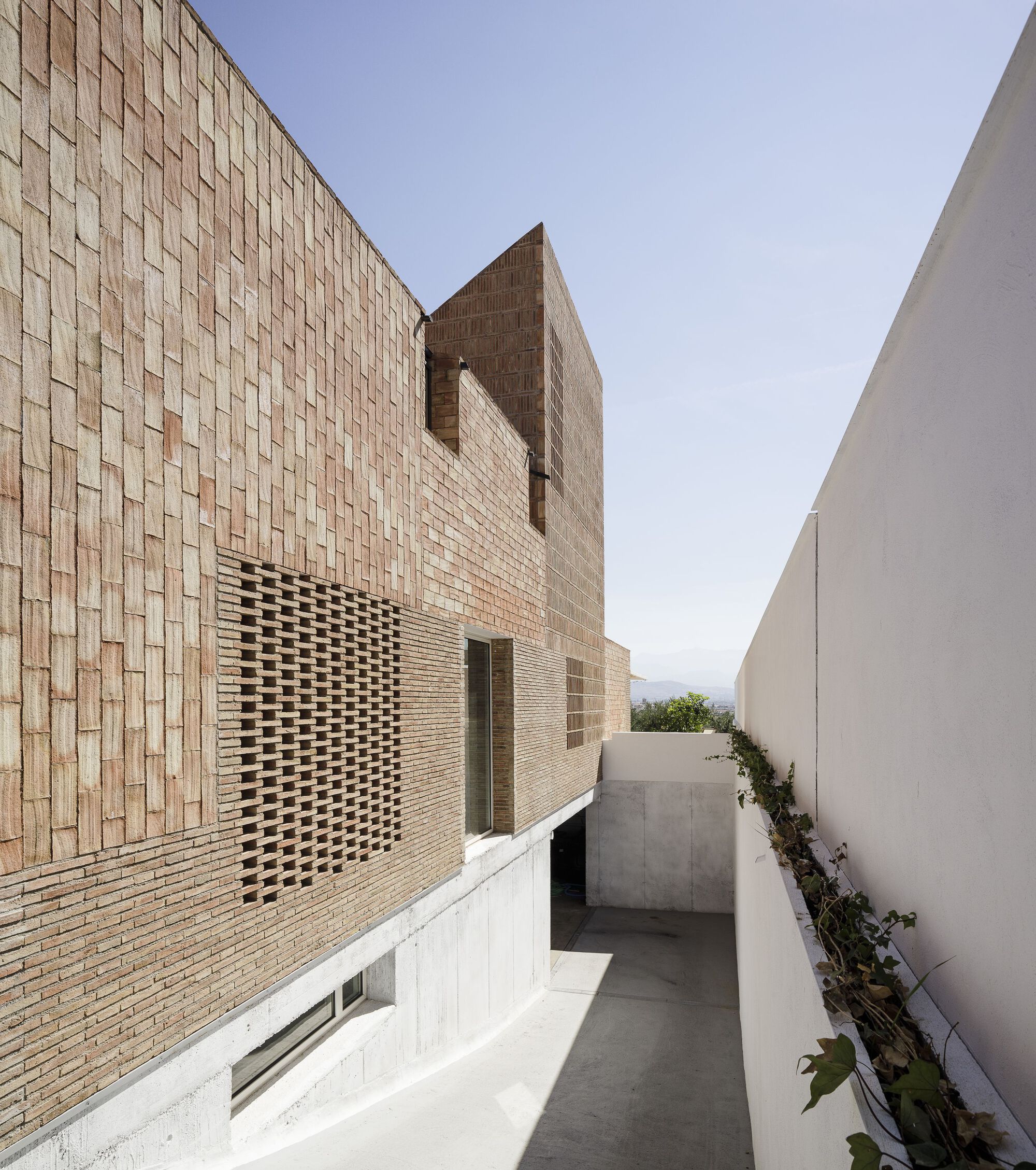 Gallery of Viva la Vega House / Serrano + Baquero Arquitectos - 9