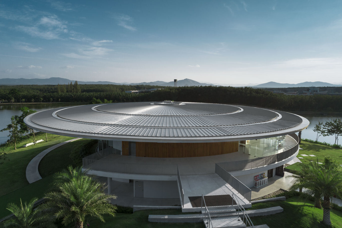 Gallery of Vidyasirimedhi Central Building / Architects 49 - 5