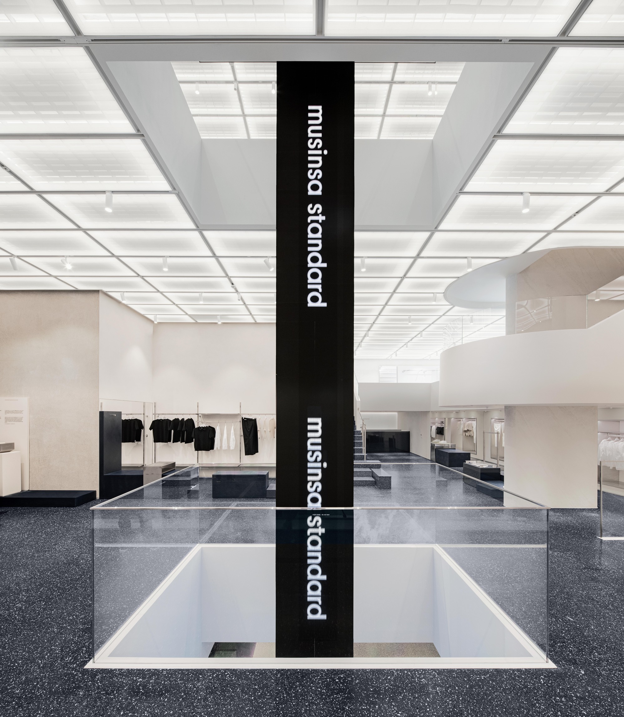 Gallery of Musinsa Standard Store / LABOTORY - 11