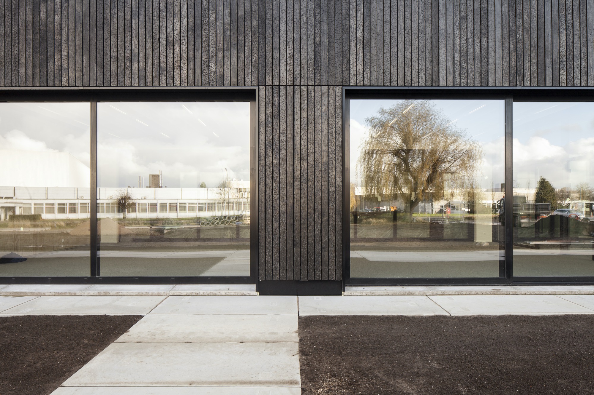 Gallery of Van Hoecke Offices & Production Hall / B-architecten - 8
