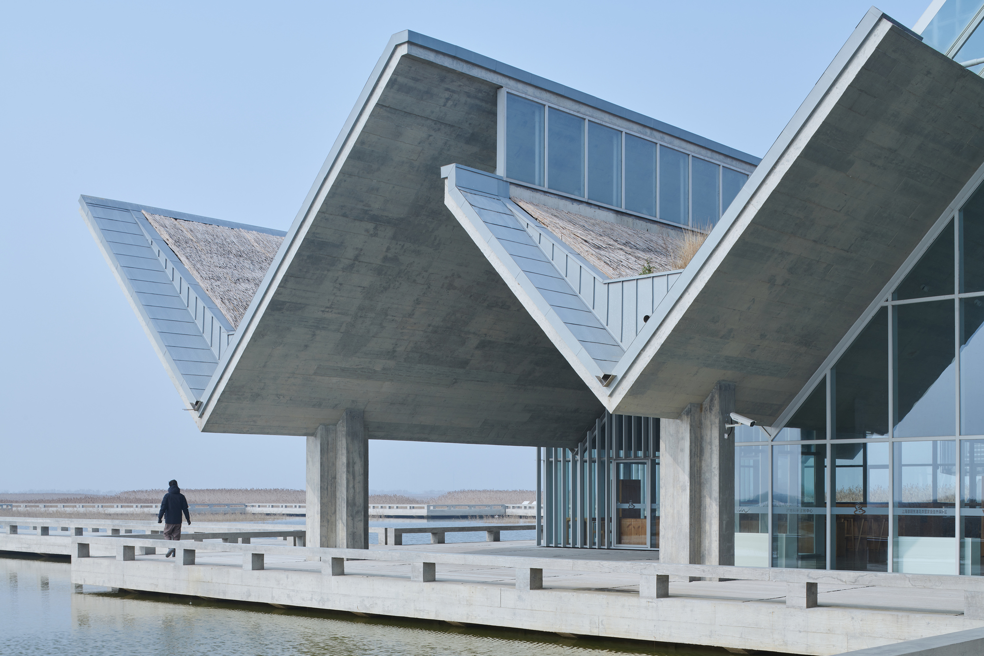 Wetland Research and Education Center / Atelier Z+ | ArchDaily