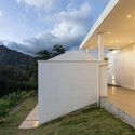 Malaika House / BEarq + BUDA + DOSarq + SRO arquitectura | ArchDaily