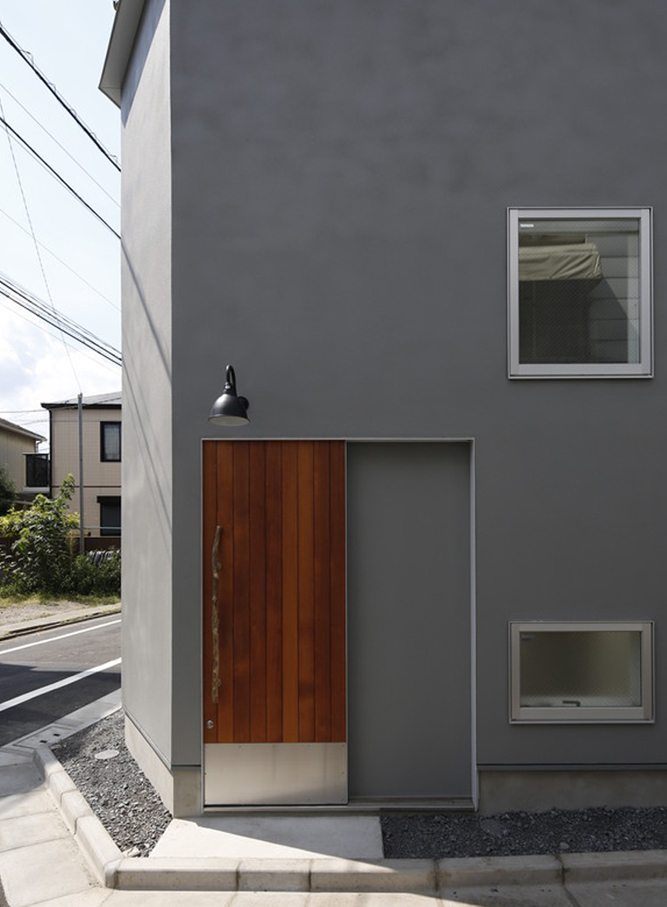 Galeria de Como escolher a porta de entrada de uma casa? - 24