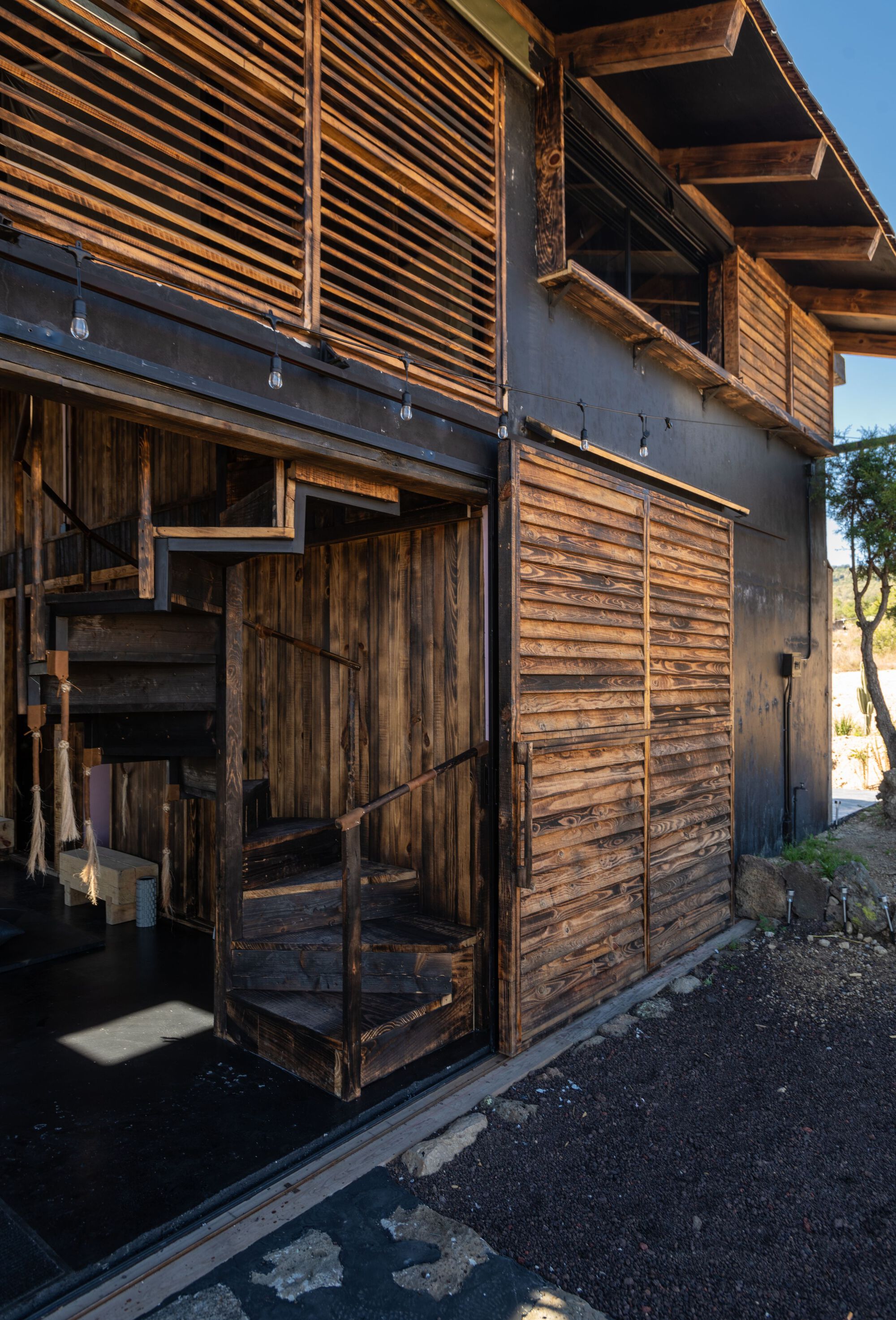 Gallery of Nakamura House / Fausto Terán + Toro - 14