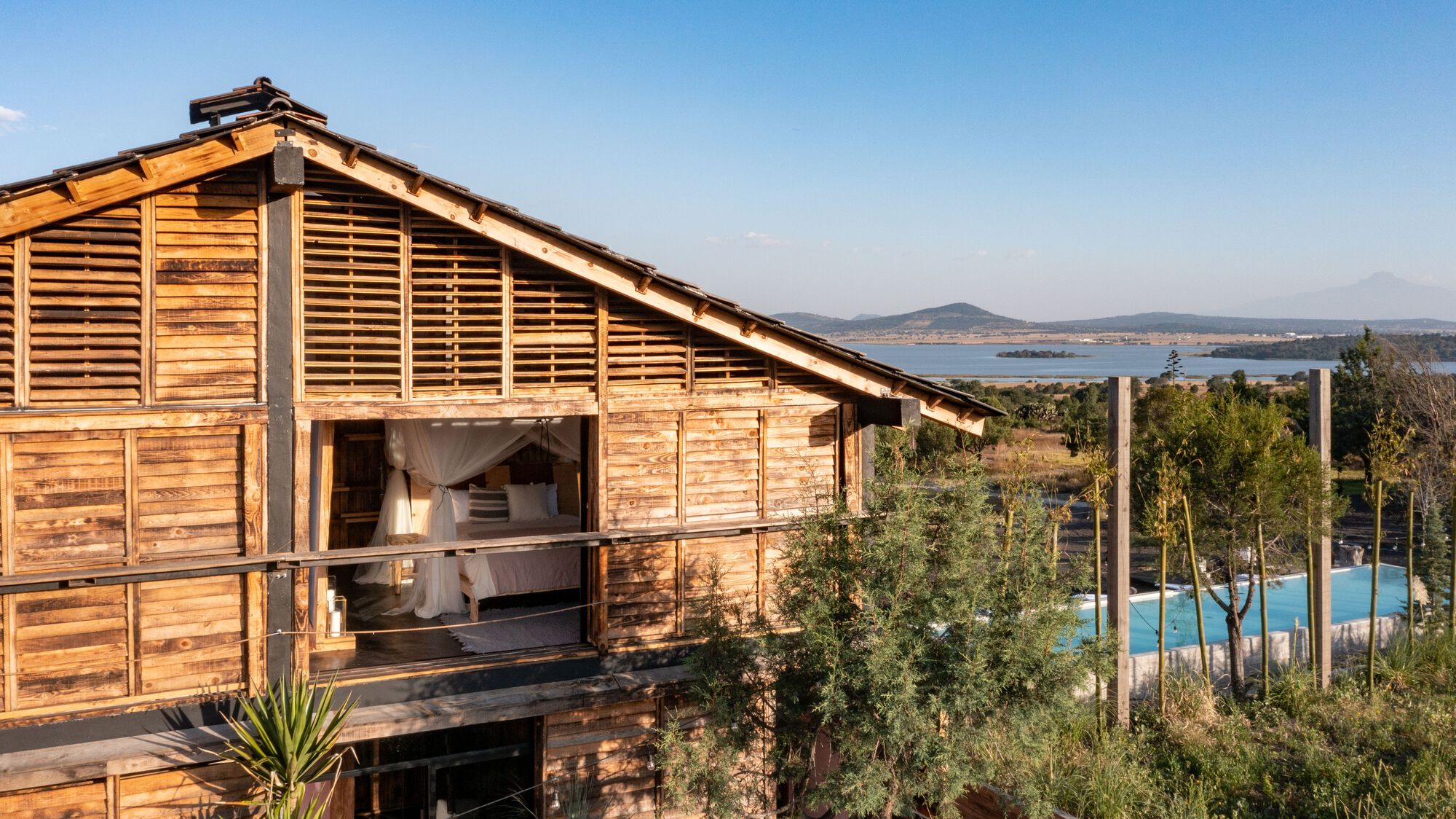 Gallery of Nakamura House / Fausto Terán + Toro - 11