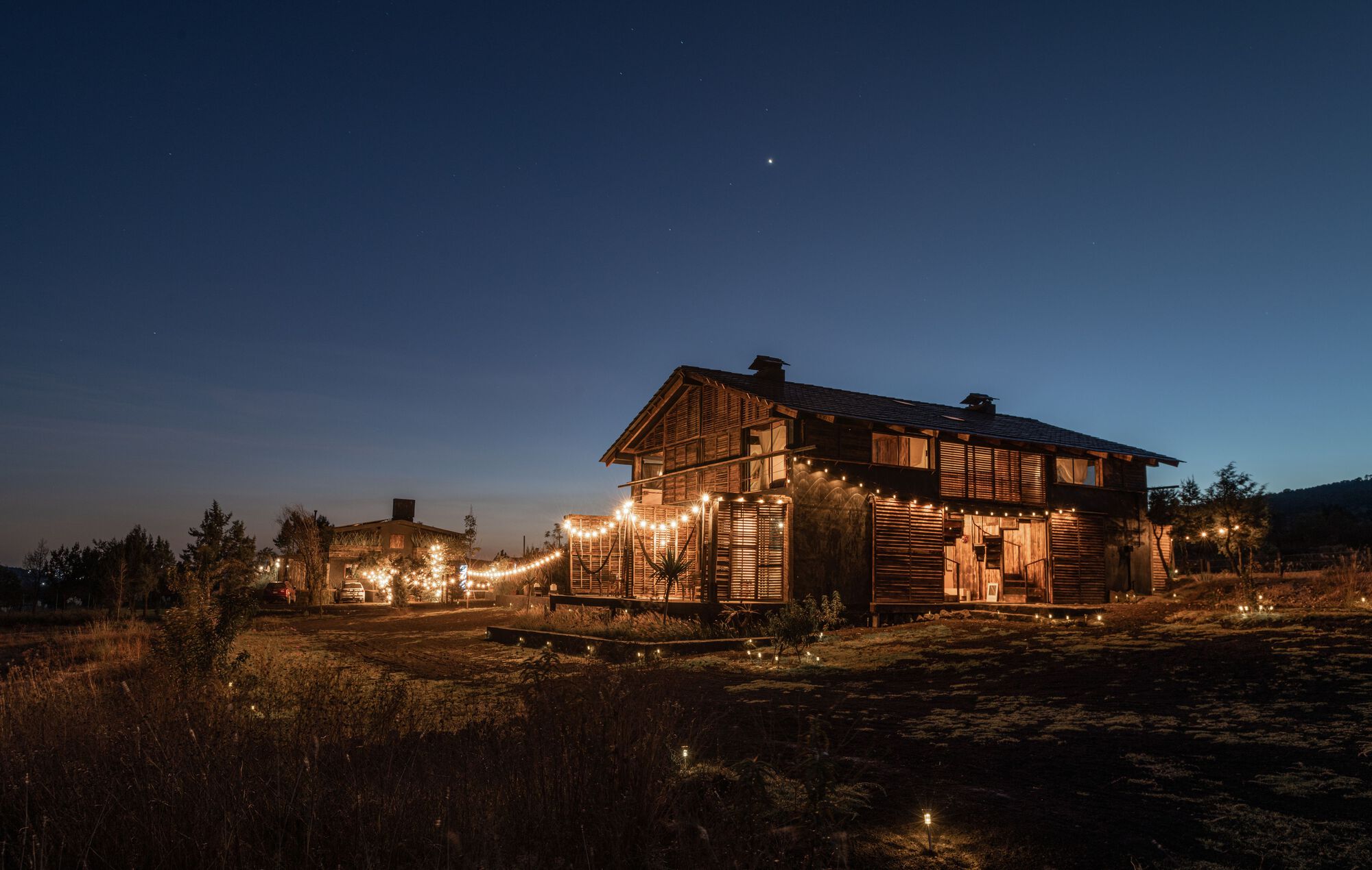 Gallery of Nakamura House / Fausto Terán + Toro - 21