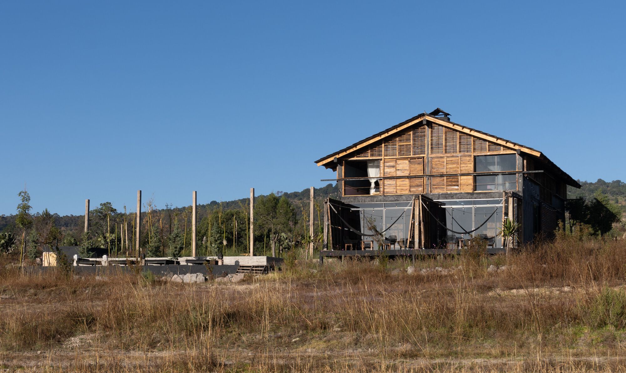 Gallery of Nakamura House / Fausto Terán + Toro - 7