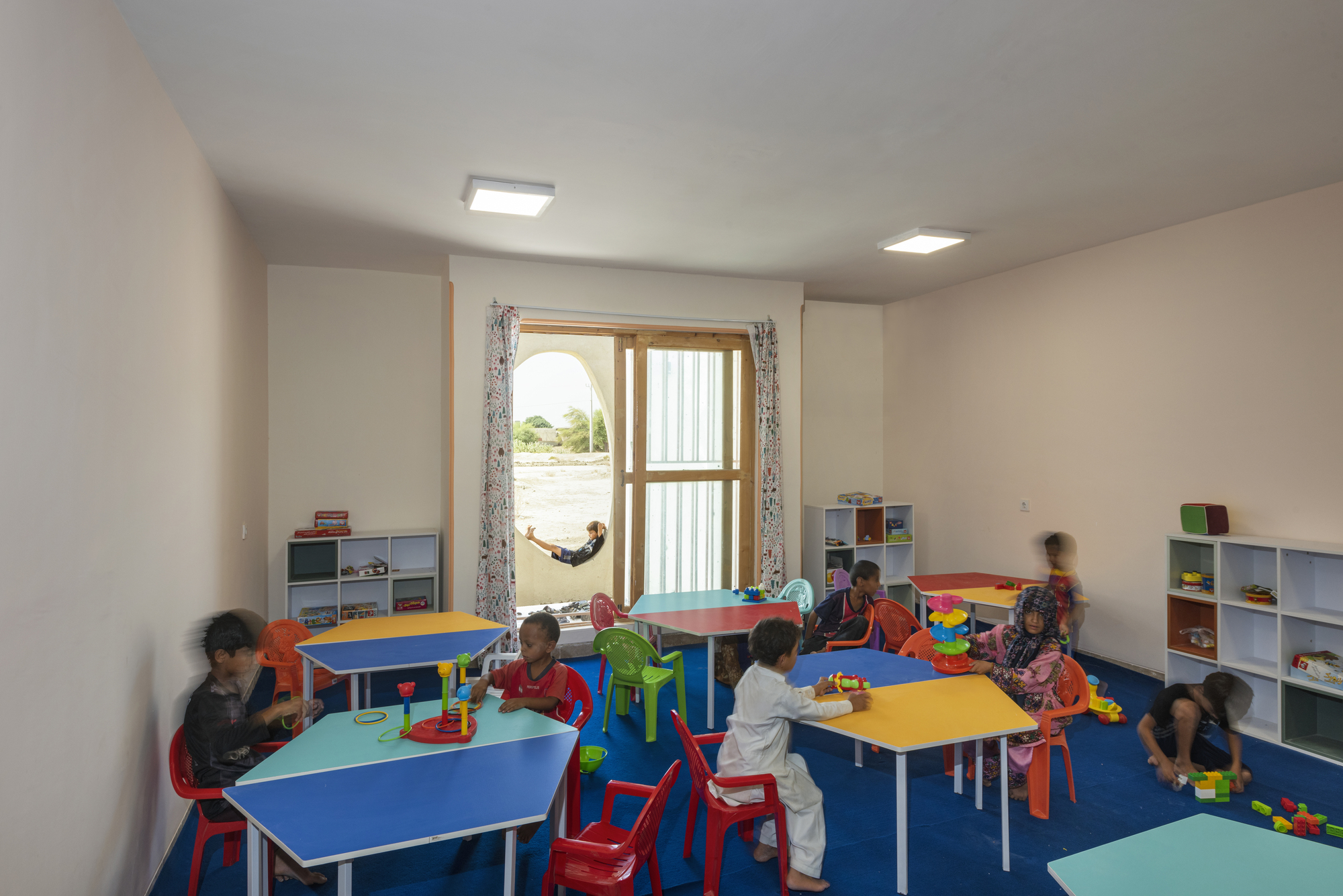 Gallery of Jadgal Elementary School / Daaz Office - 8