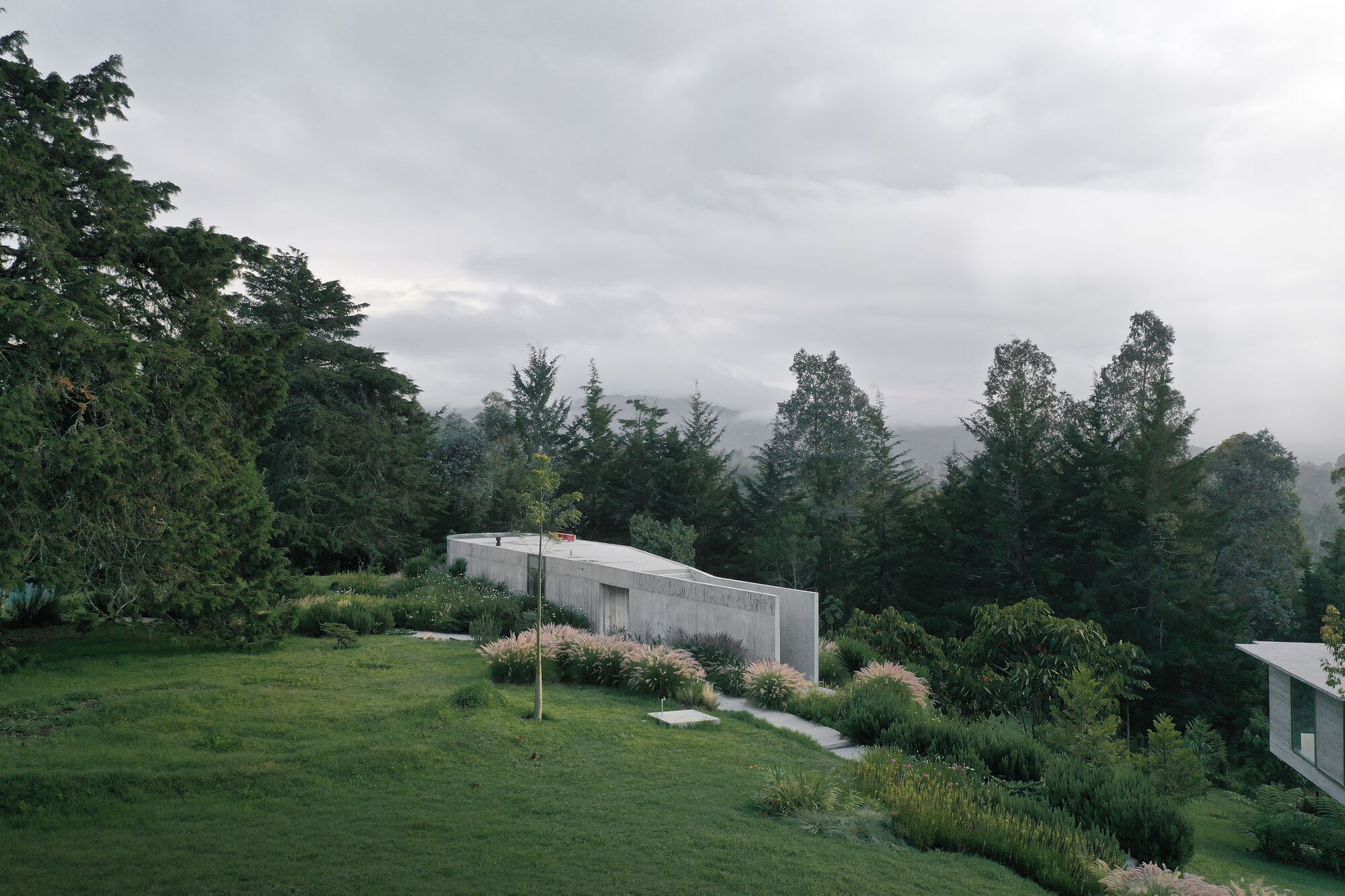 Gallery of Ballen House / LCLA Office + Clara Arango - 6