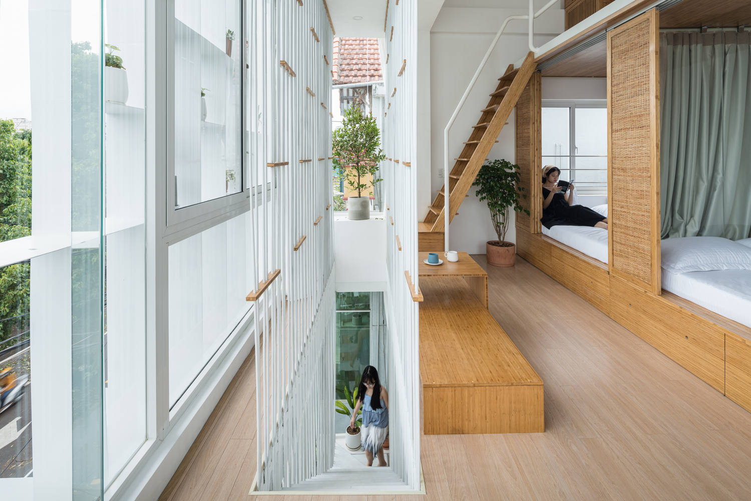 Gallery of Hybrid Houses: 15 Projects that Explore the Variations of ...