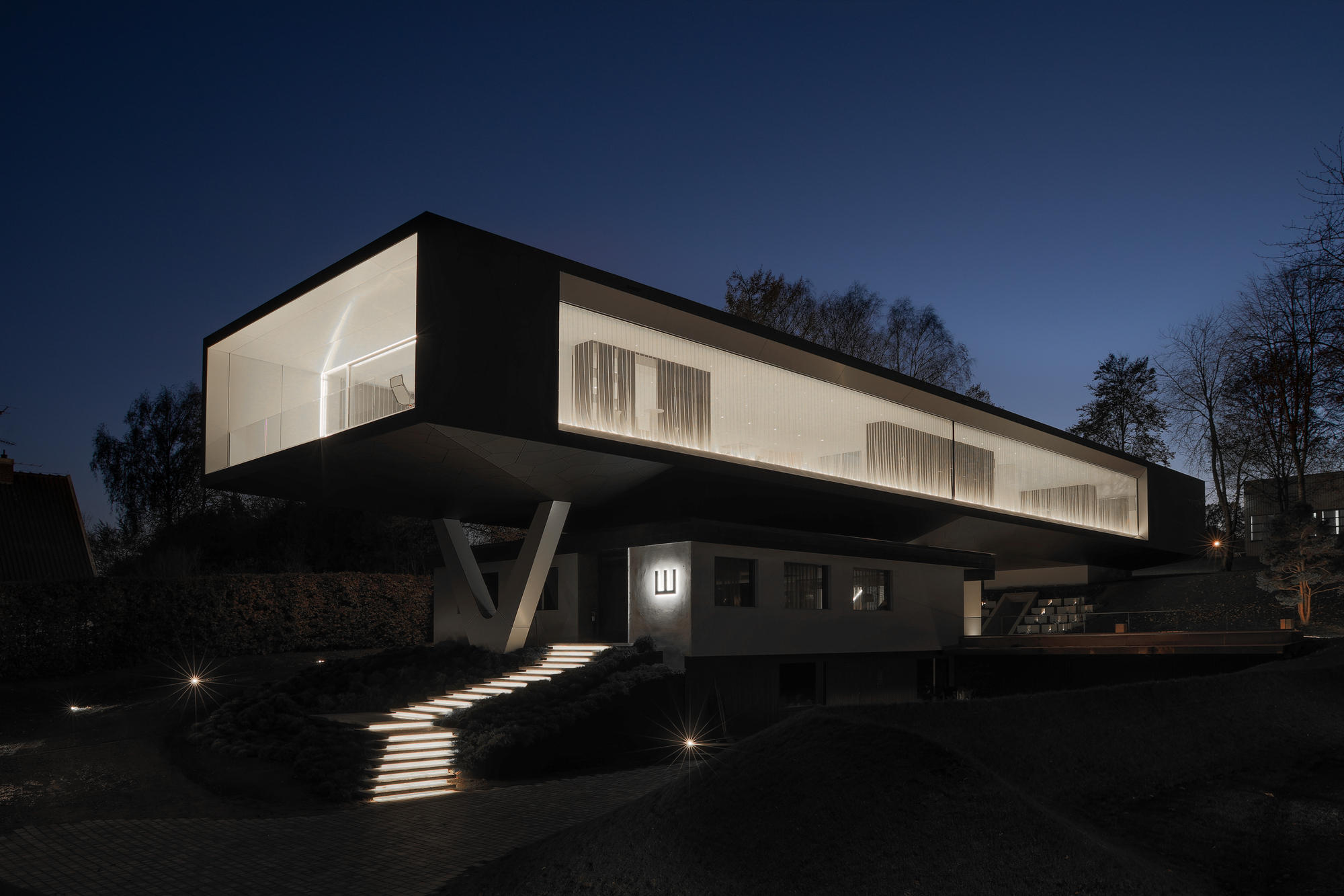 Gallery of From Rigid to Flexible Spaces: Redefining the Boundaries of ...