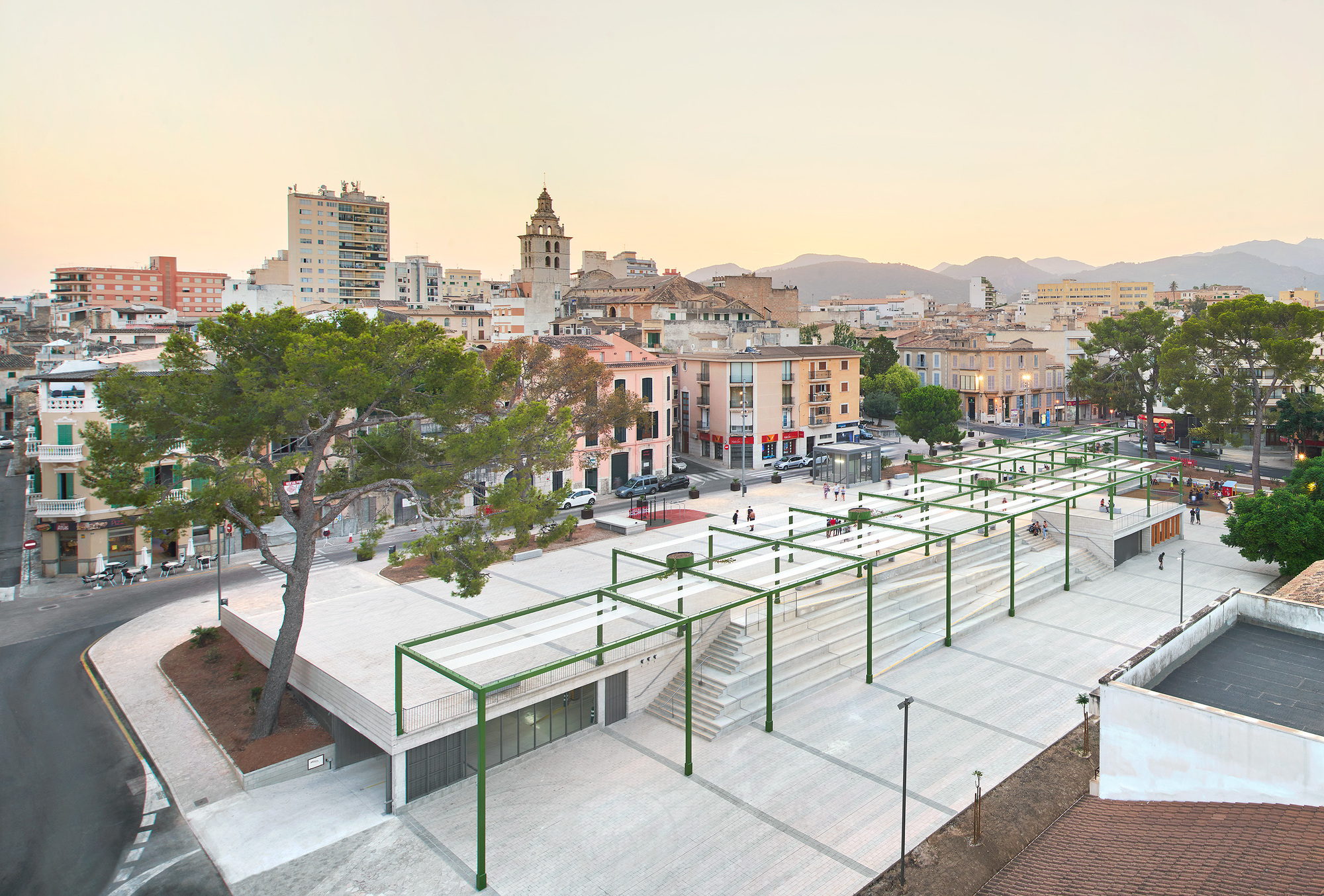 Galería de Fonamental Transformación de Plaza Mallorca / Son Estudi - 9