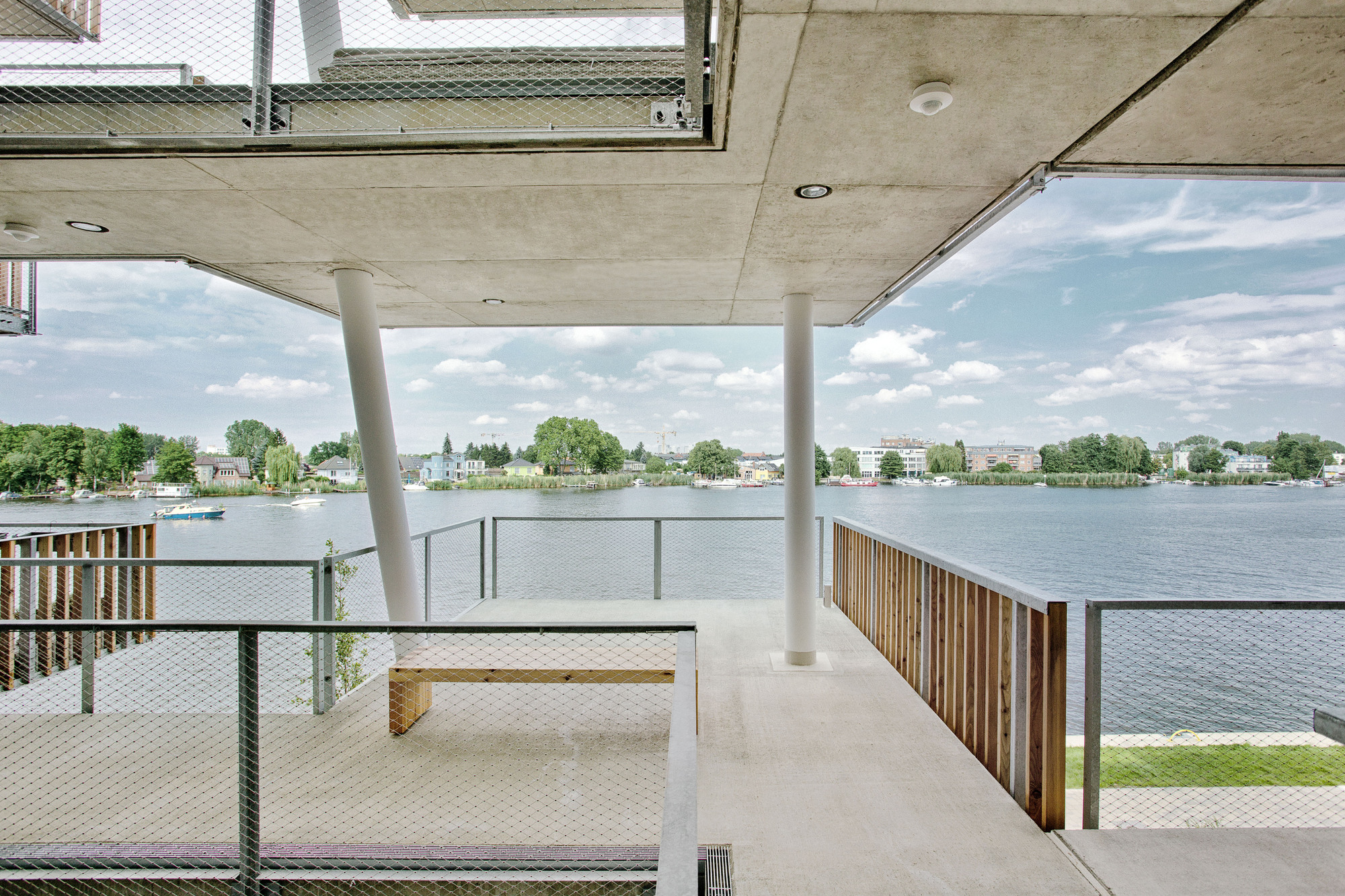 Gallery of Footbridge on the water Residential Building / LOVE ...