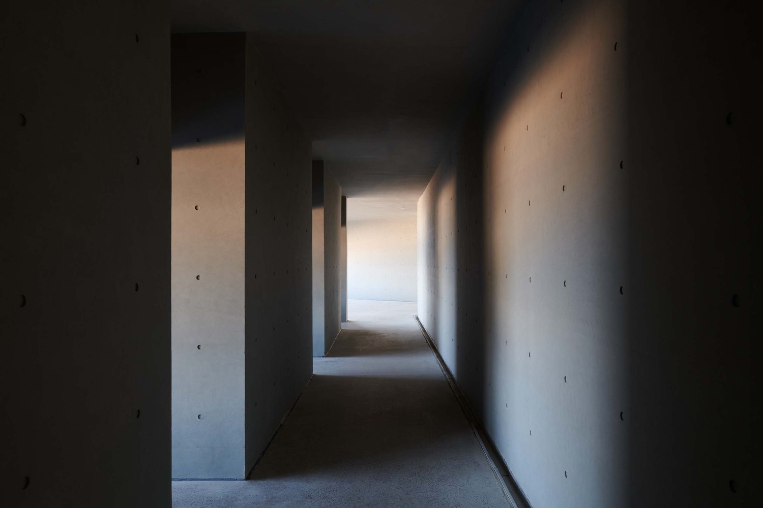 Gallery of Seaside Zigzag Building / TAO - Trace Architecture Office - 20