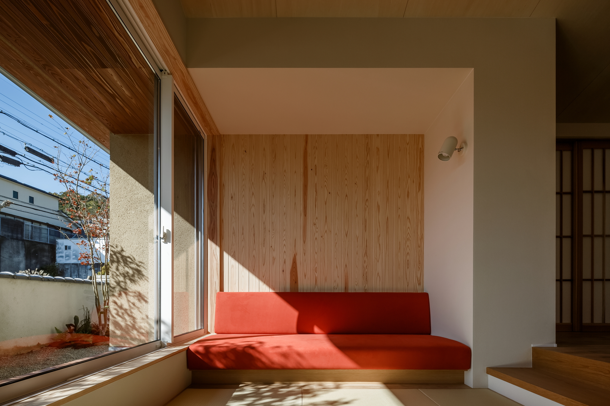 Gallery of Ikoma House / Hearth Architects - 15
