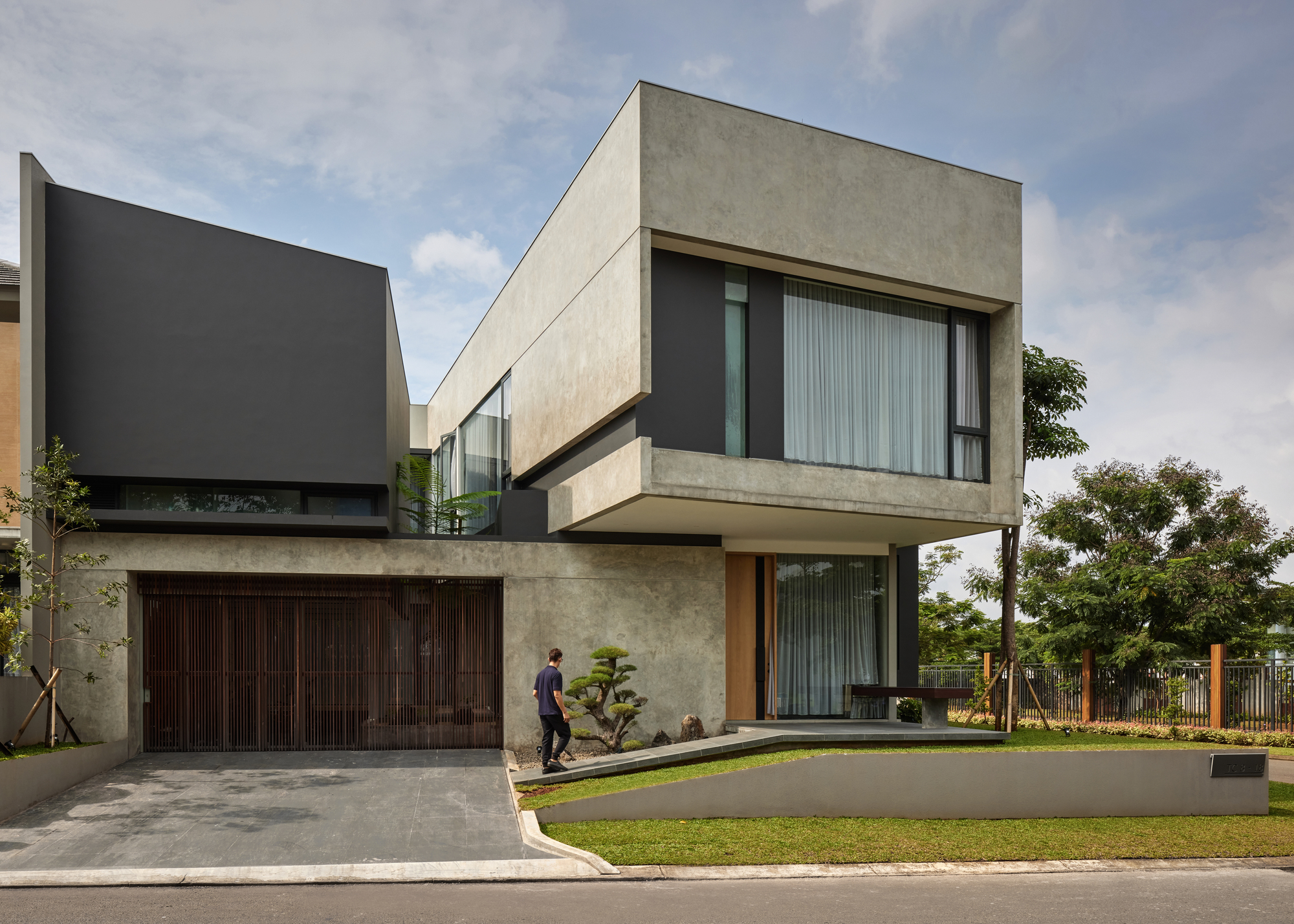 Gallery of DS House / Rakta Studio - 9