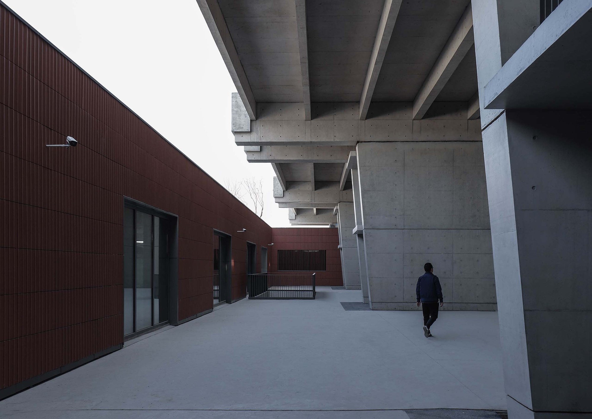 Gallery of Multi-function Hall in Qinglongshan Park / Architecture ...