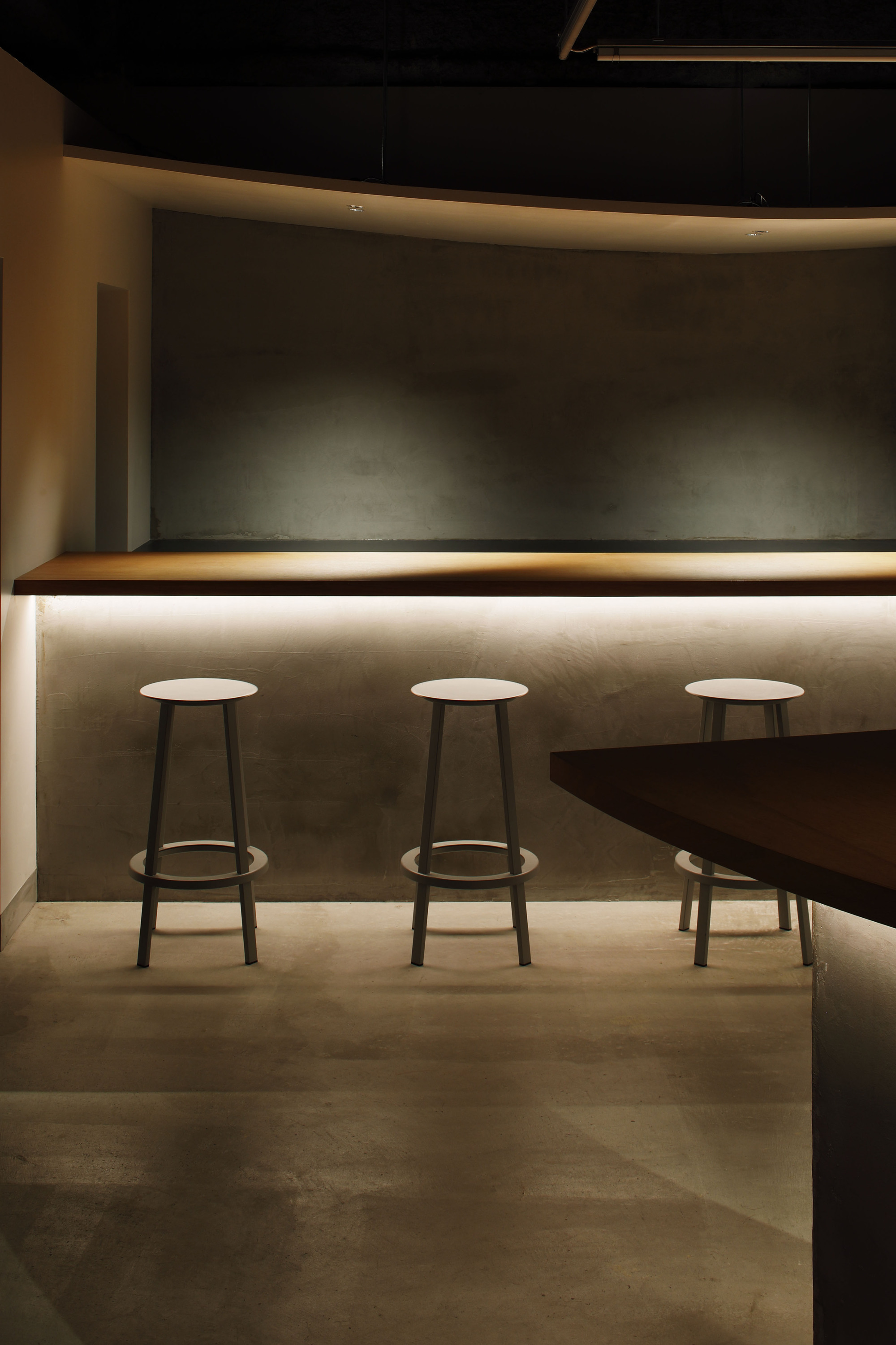 Gallery of Backdoor Bar / Hidenori Tsuboi Architects - 7