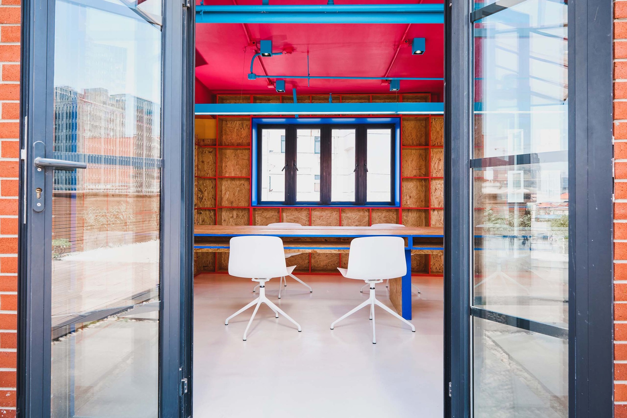Gallery of Colorful Design Studio / LZArchitects - 6