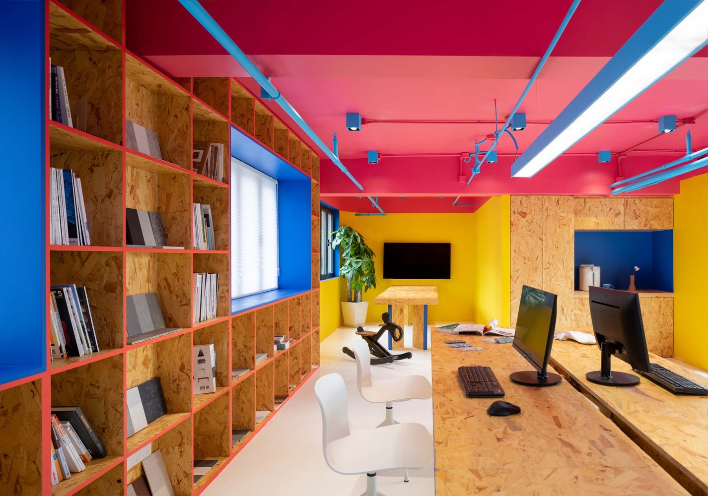 Gallery of Colorful Design Studio / LZArchitects - 7