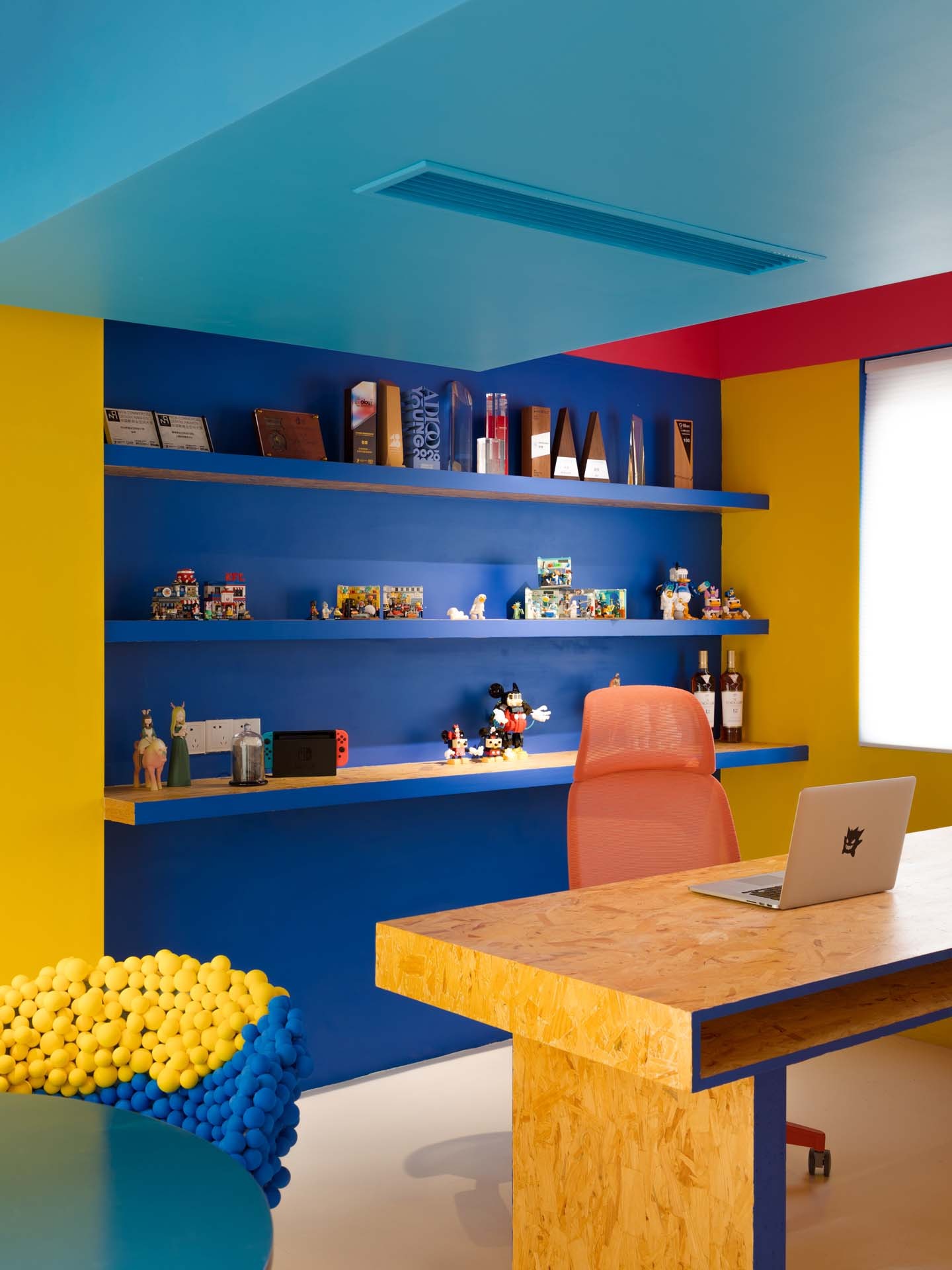 Gallery of Colorful Design Studio / LZArchitects - 17