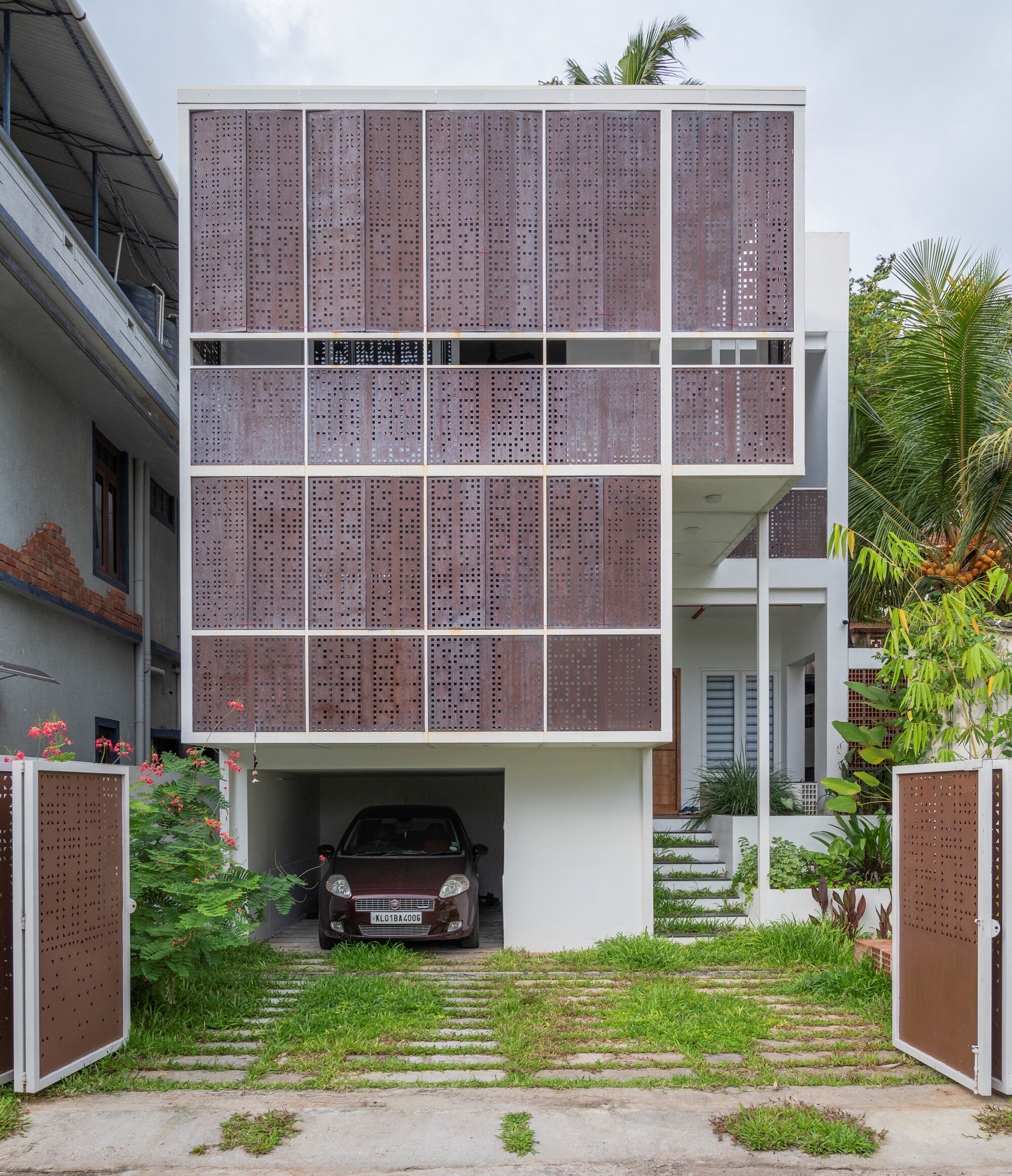 Gallery of An Average City Transmute House / Ego Design Studio - 2
