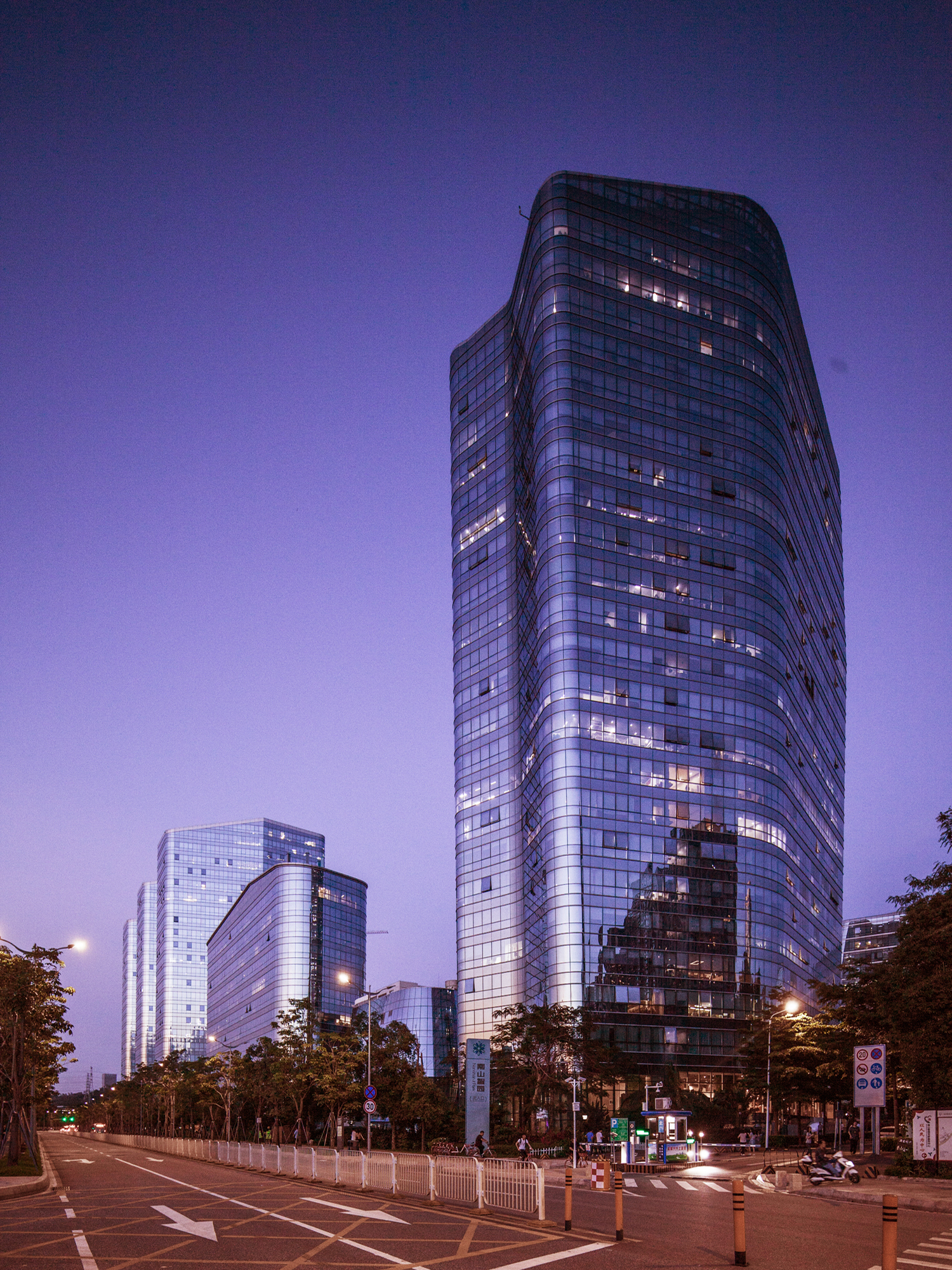 Gallery of NanFang University Technology Park and B1 Tower Building ...