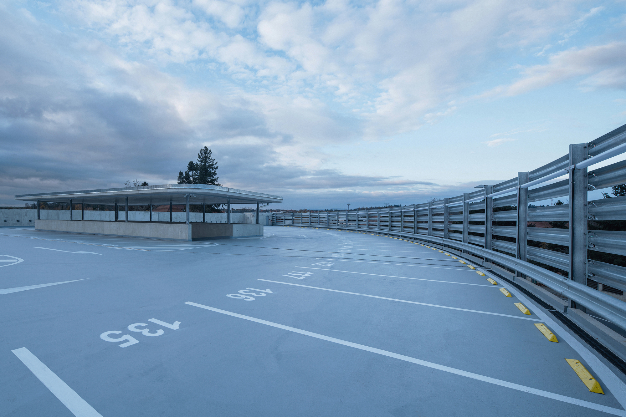 Gallery of Parking House in Dolni Brezany / Fránek Architects - 13