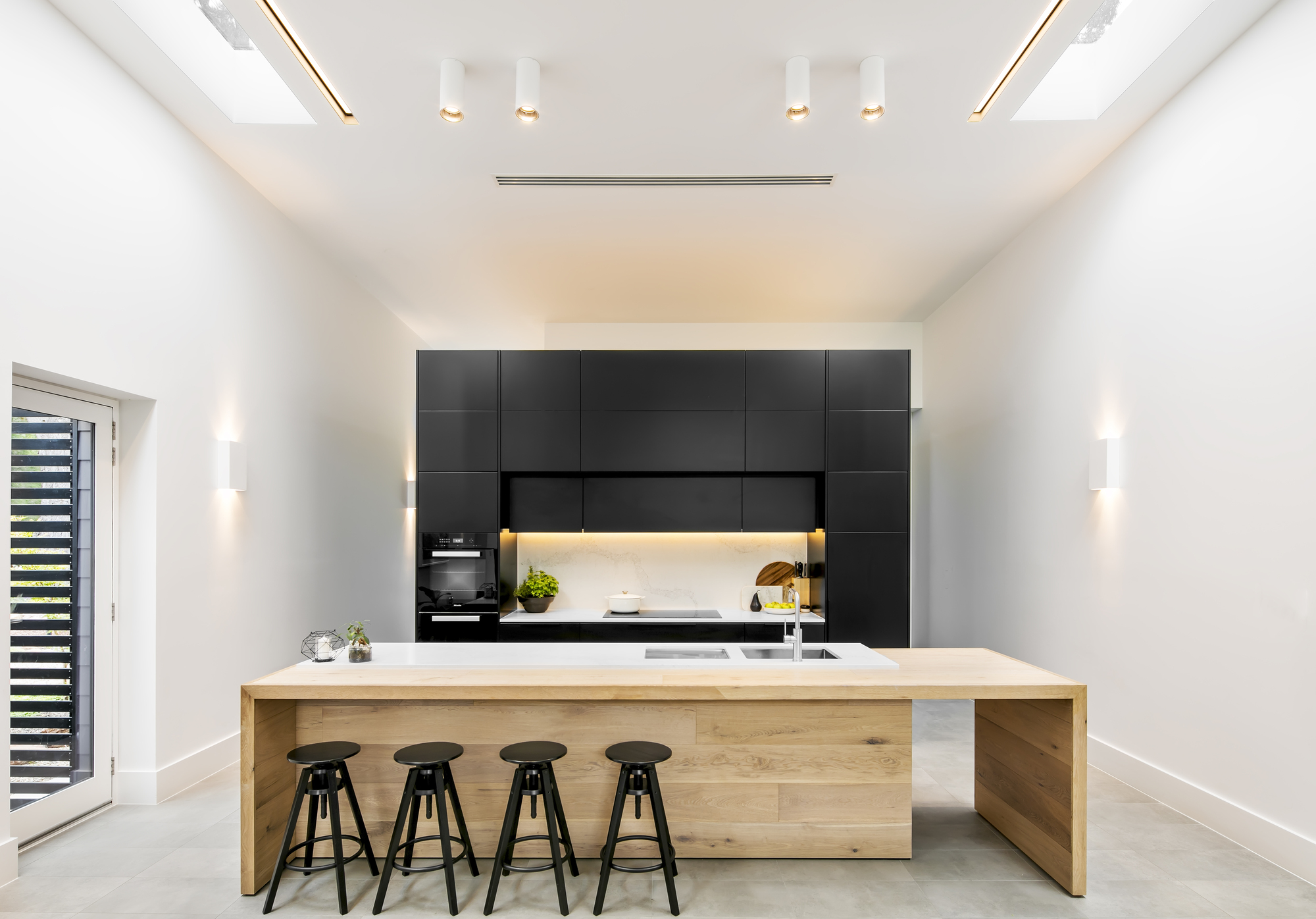 Gallery of Number 6 House / Black Rabbit Architecture + Interiors - 3