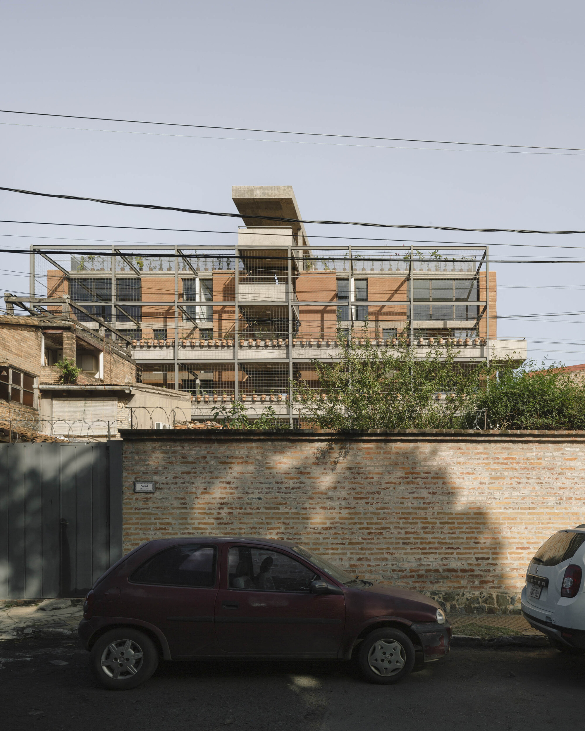 Gallery of Valois Building / José Cubilla - 17