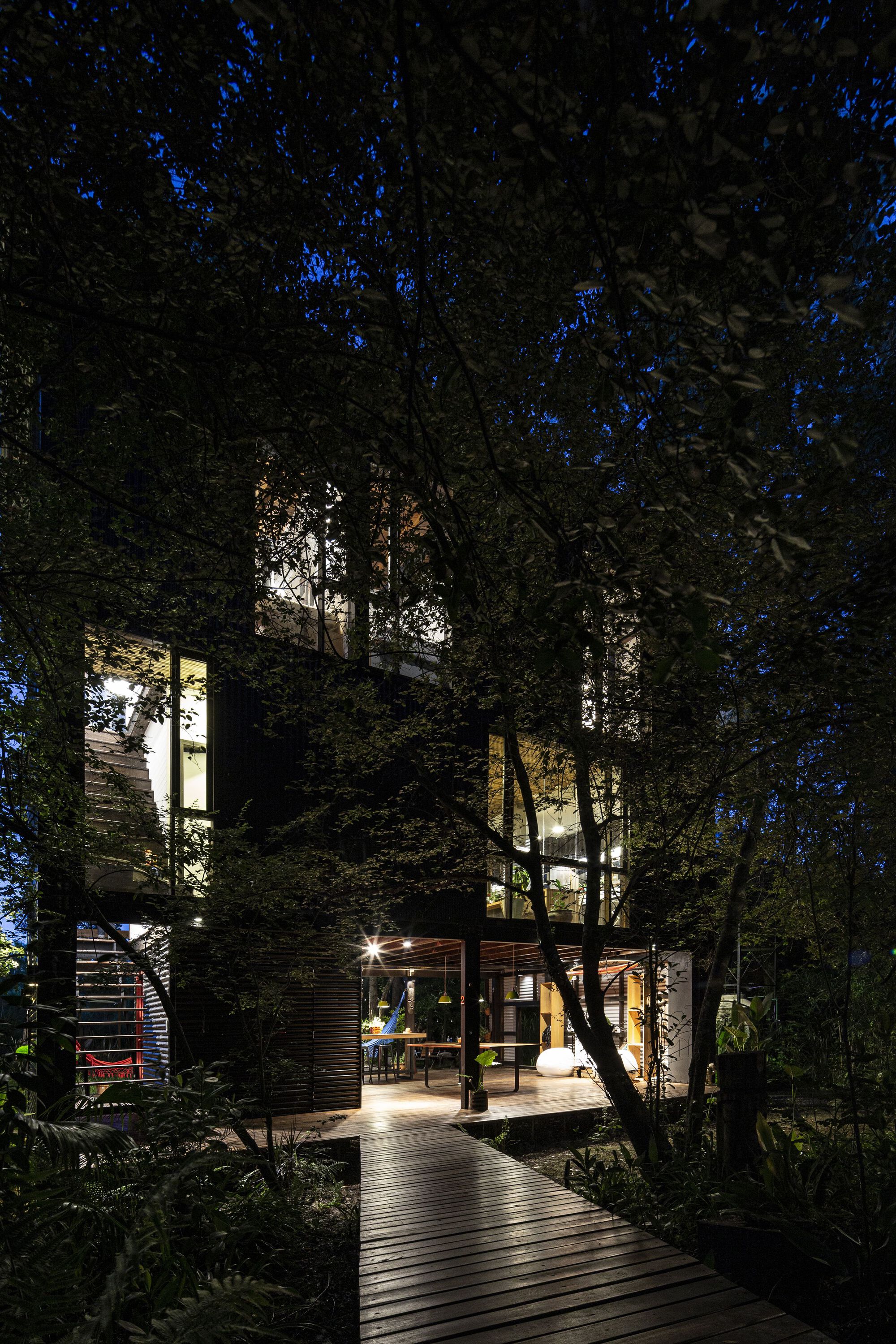 Gallery of Bou House / LMCO arquitectos - 8