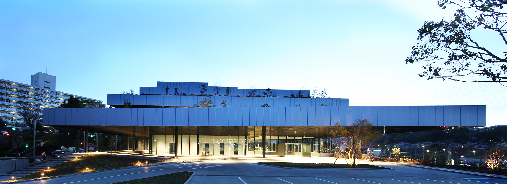 Gallery of Zenyaku Kogyo R&D Center / Nikken Sekkei - 16