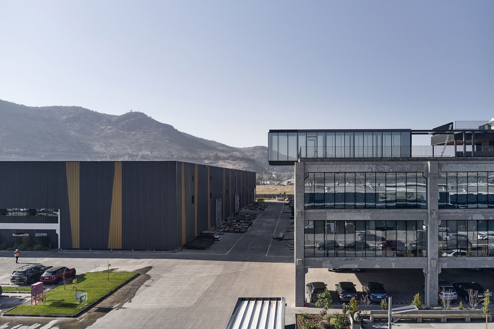 Gallery of SIOM Building / SML Arquitectos - 8