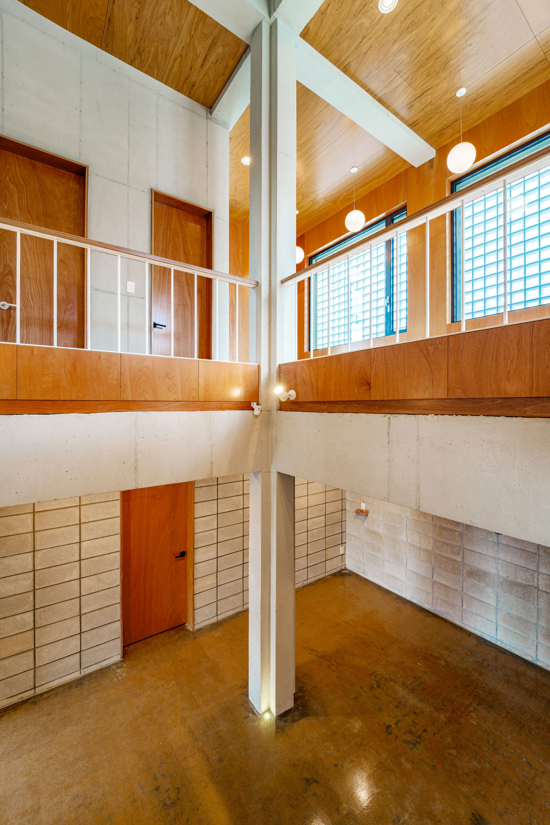 Gallery of 3x4 Café and House / SOBO architects - 4