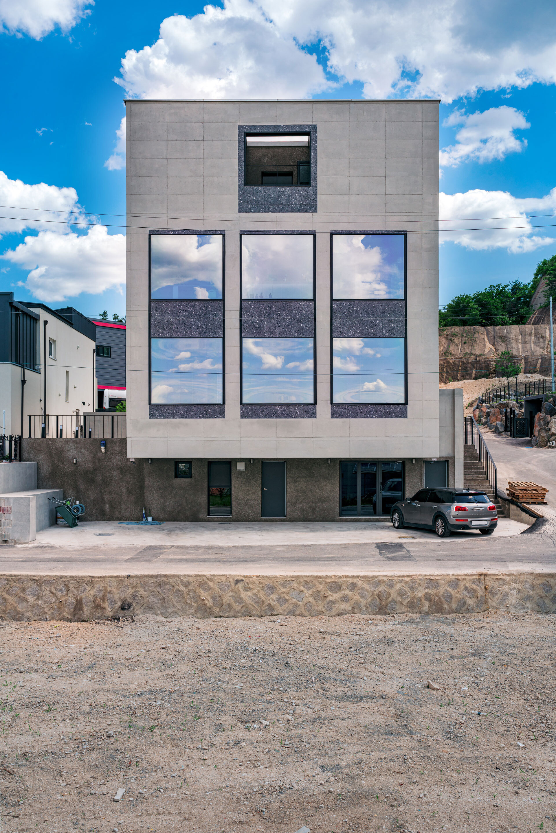 Gallery of 3x4 Café and House / SOBO architects - 24