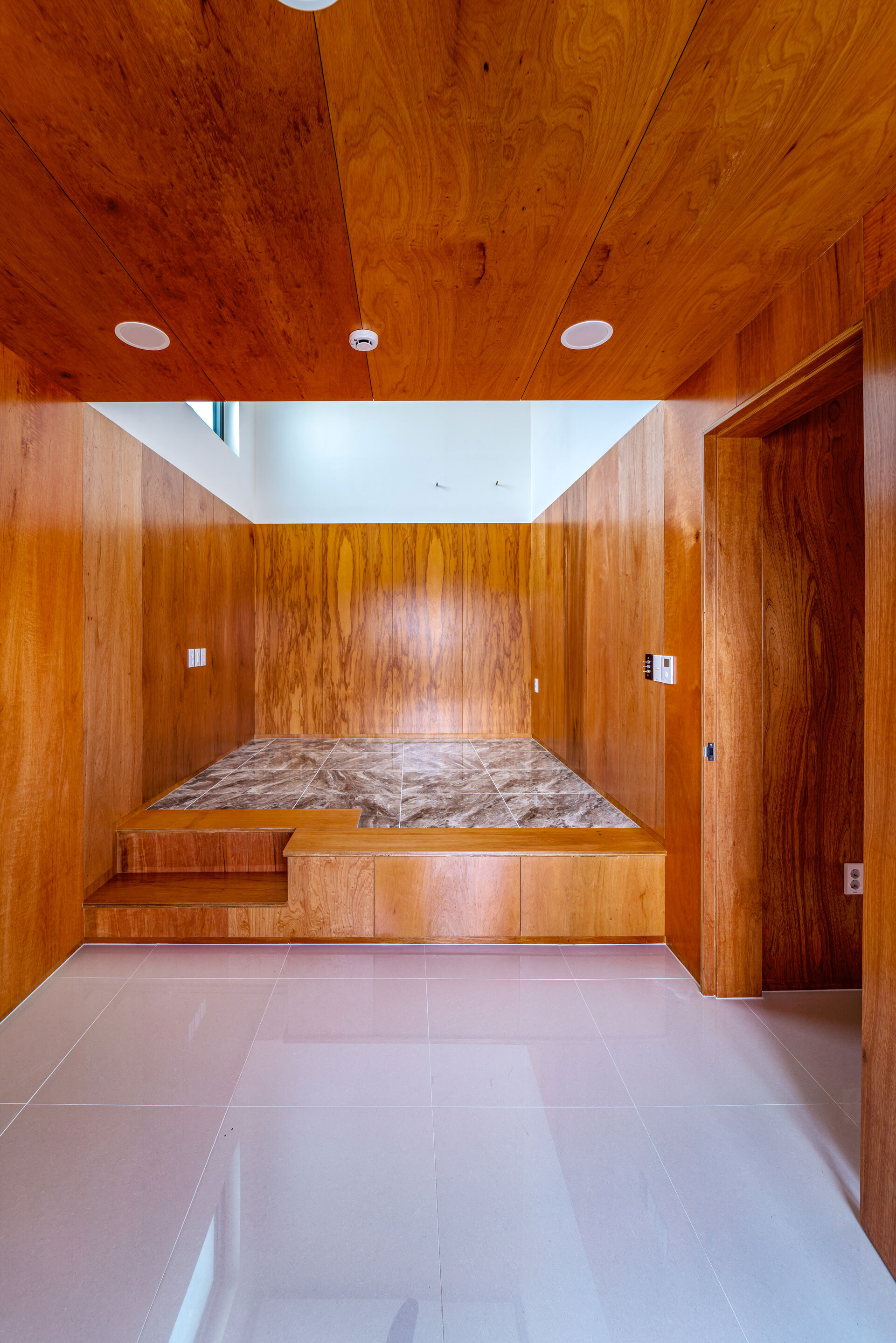 Gallery of 3x4 Café and House / SOBO architects - 19