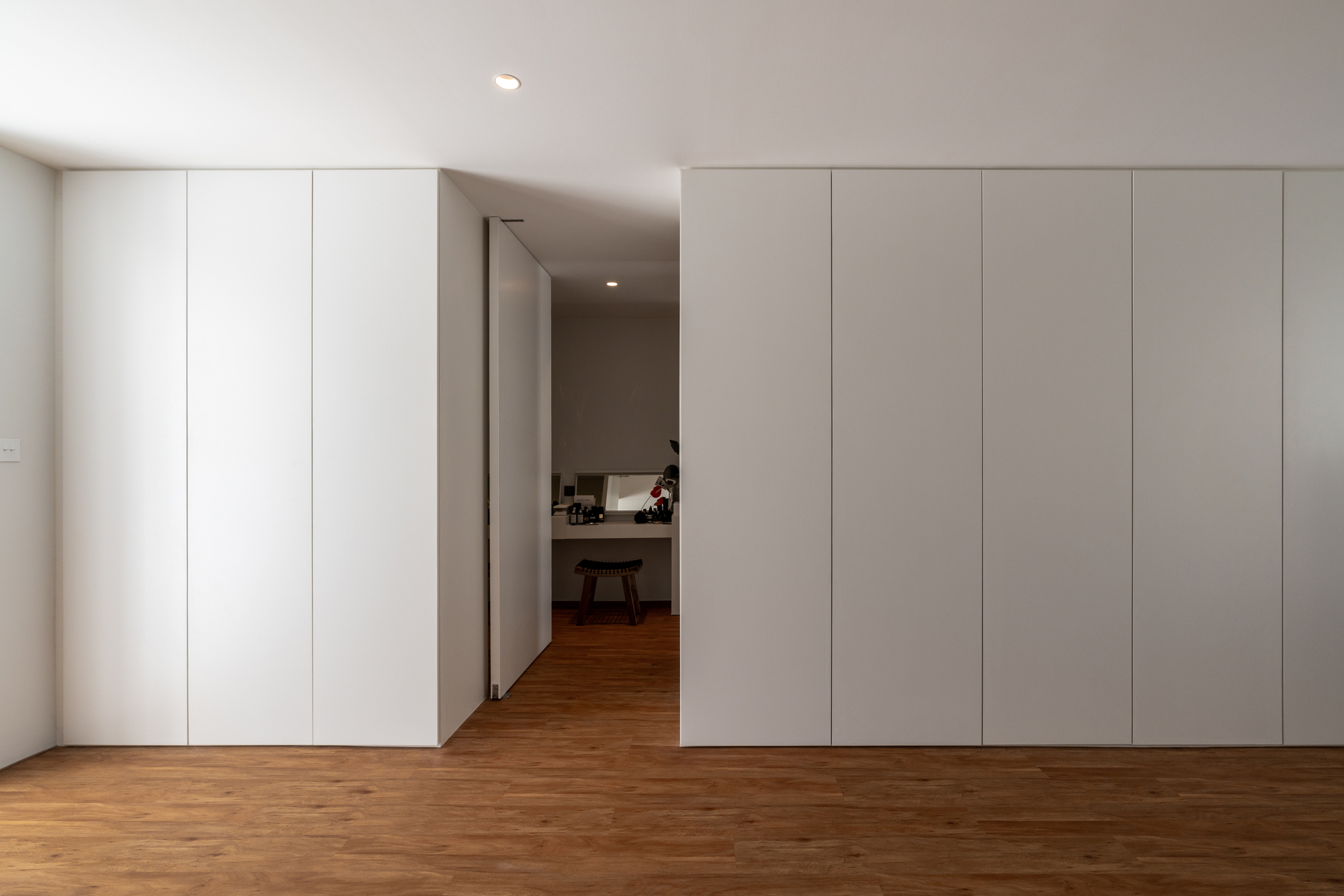 Gallery of House Between the Wall / AA+A Architect - 19