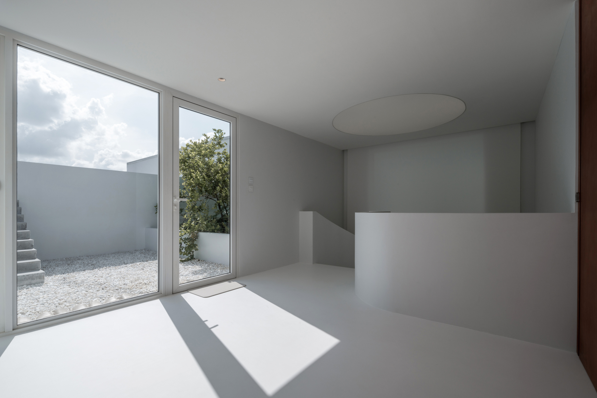 Gallery of House Between the Wall / AA+A Architect - 22