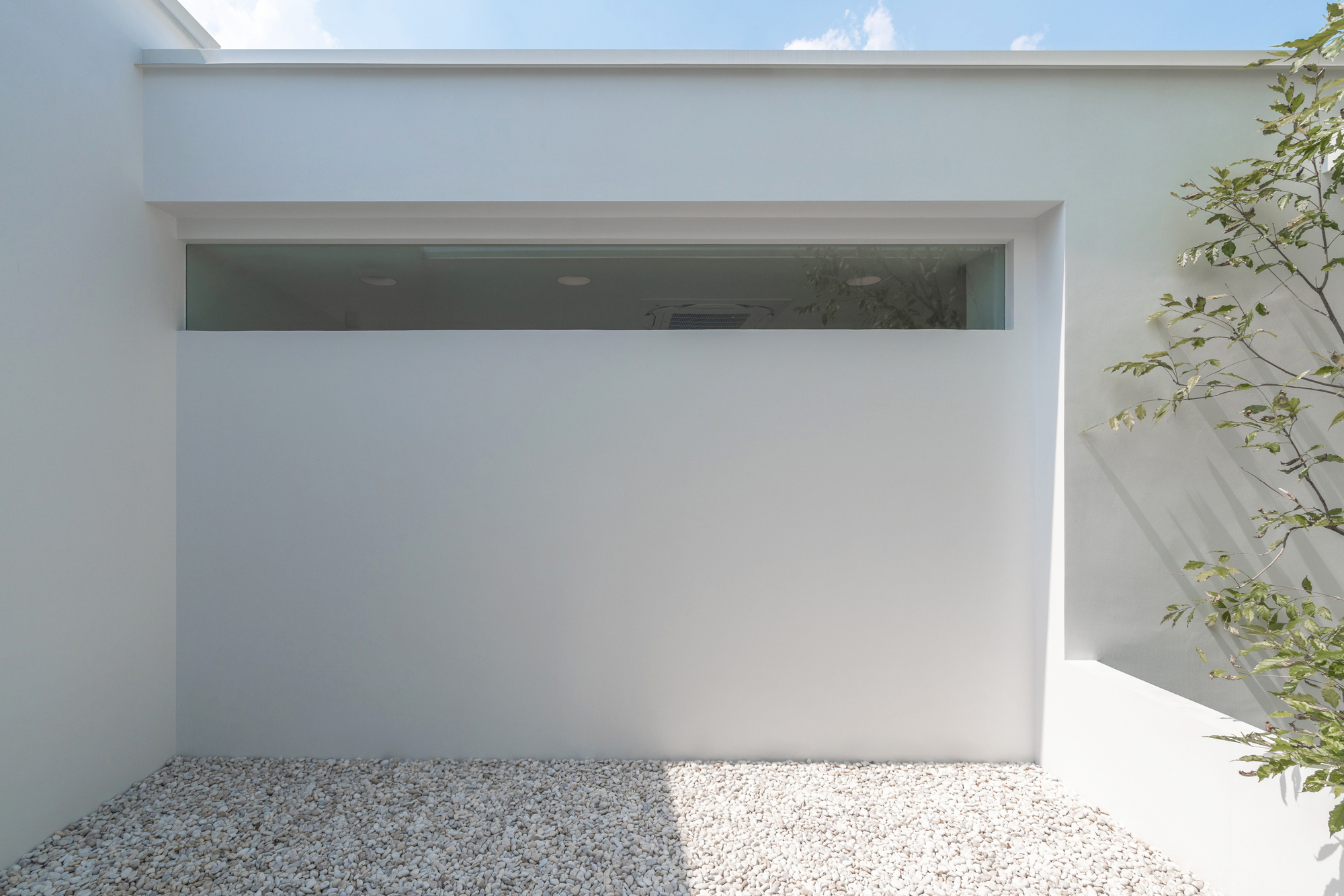 Gallery of House Between the Wall / AA+A Architect - 13