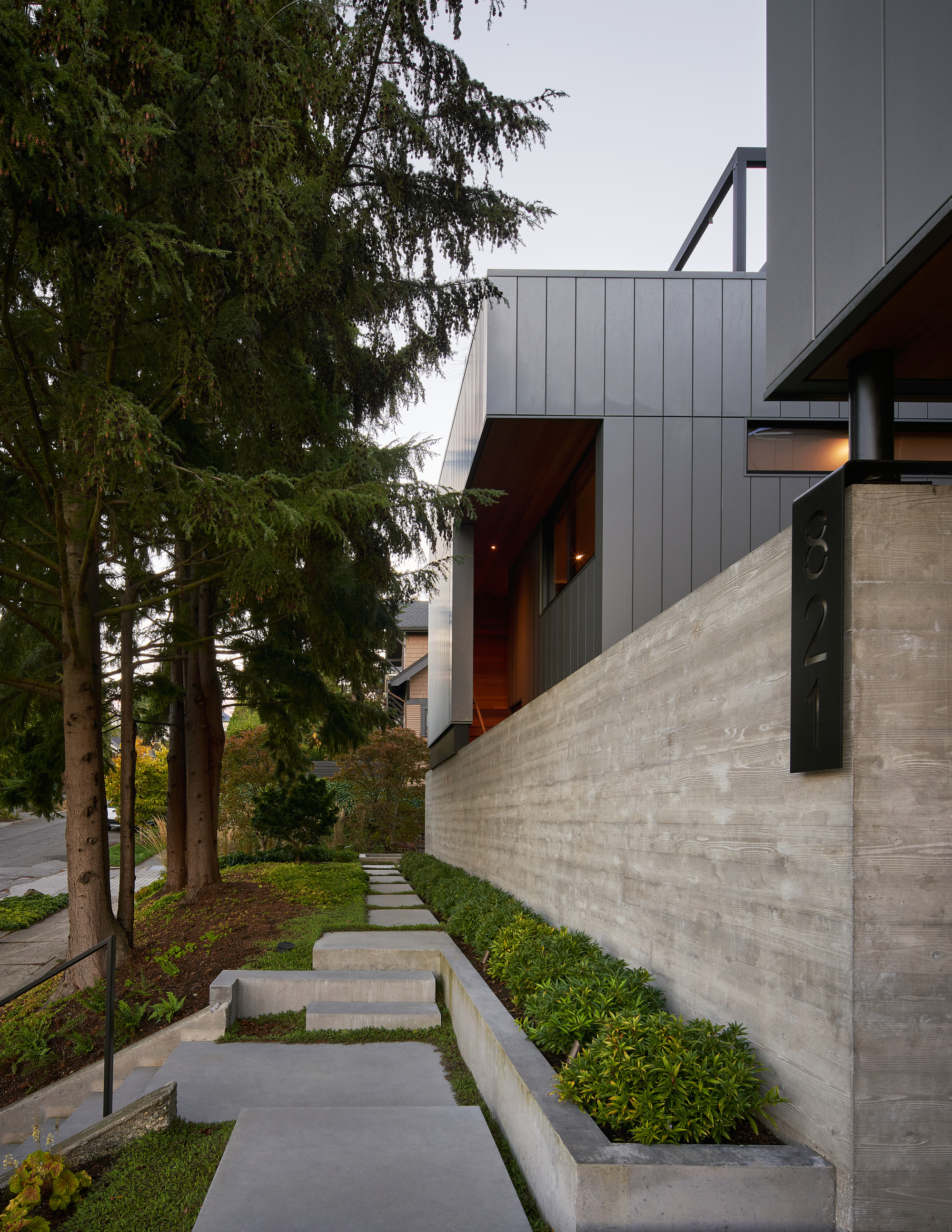 Gallery of The Perch House / Chadbourne + Doss Architects - 16