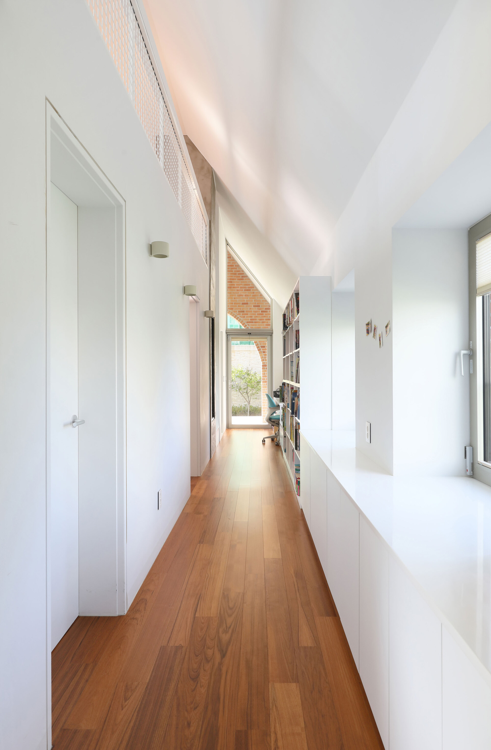 Gallery of Zeppelin House / SOBO architects - 16