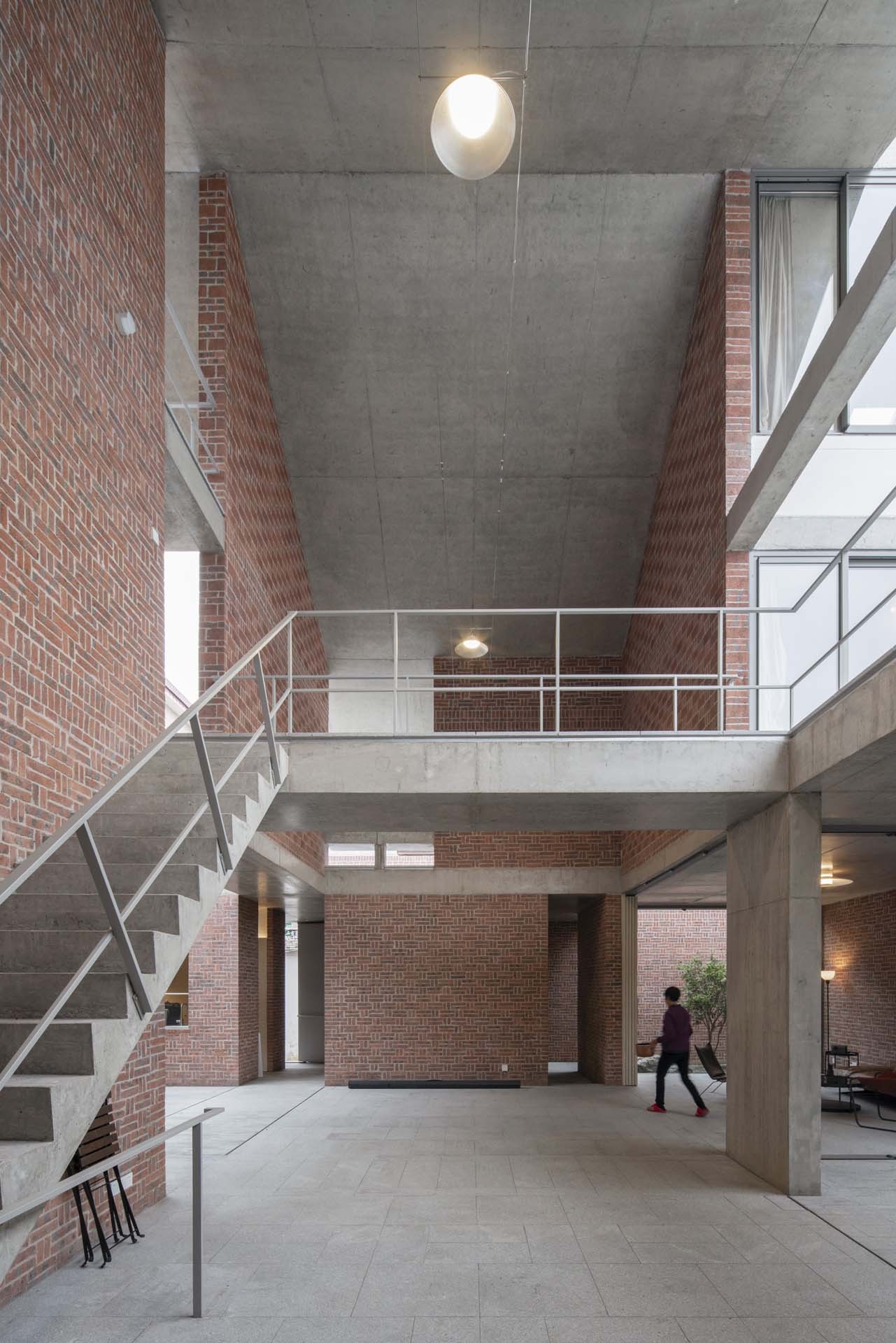 Gallery of Canton House / WAU Design - 9