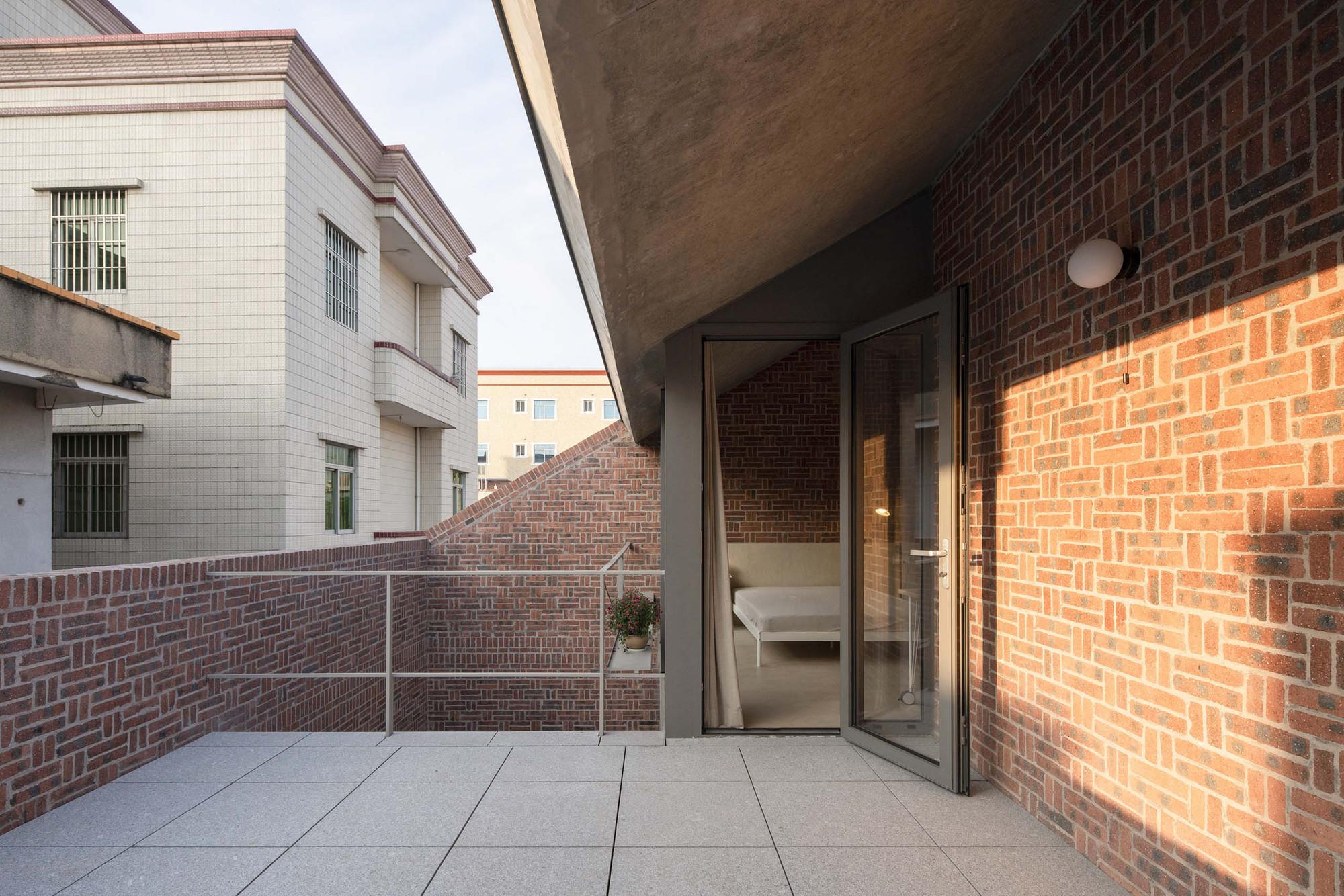 Gallery of Canton House / WAU Design - 15