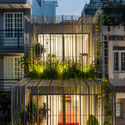 Cage House / ROOM+ Design & Build | ArchDaily